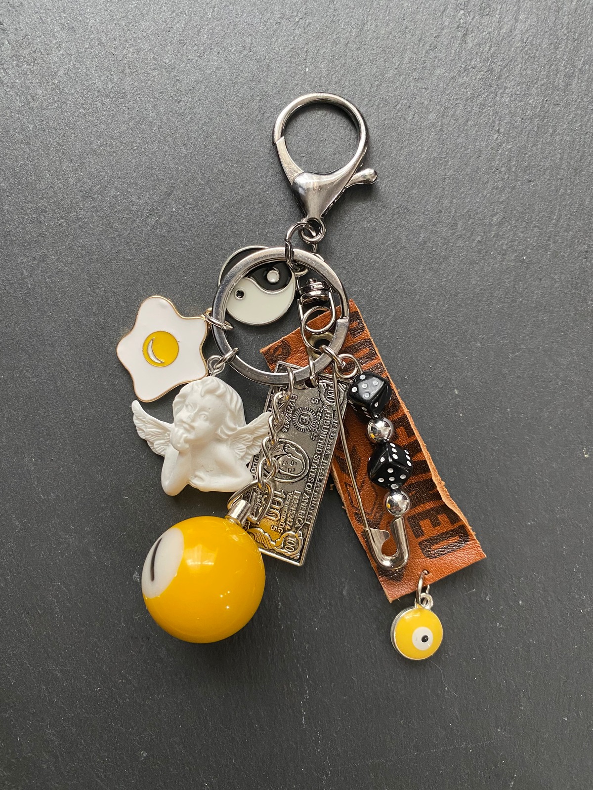 9.レザータグキーホルダー 8ボール | ruu.select