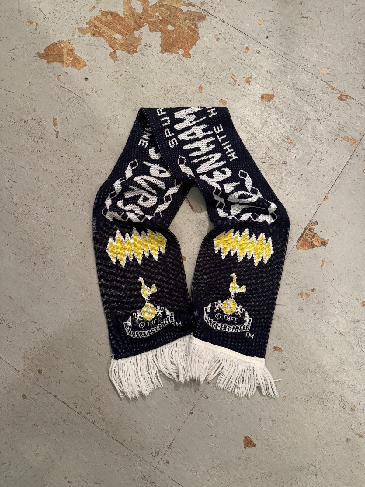 Tottenham Hotspur FC " Football Muffler " | SOCIO