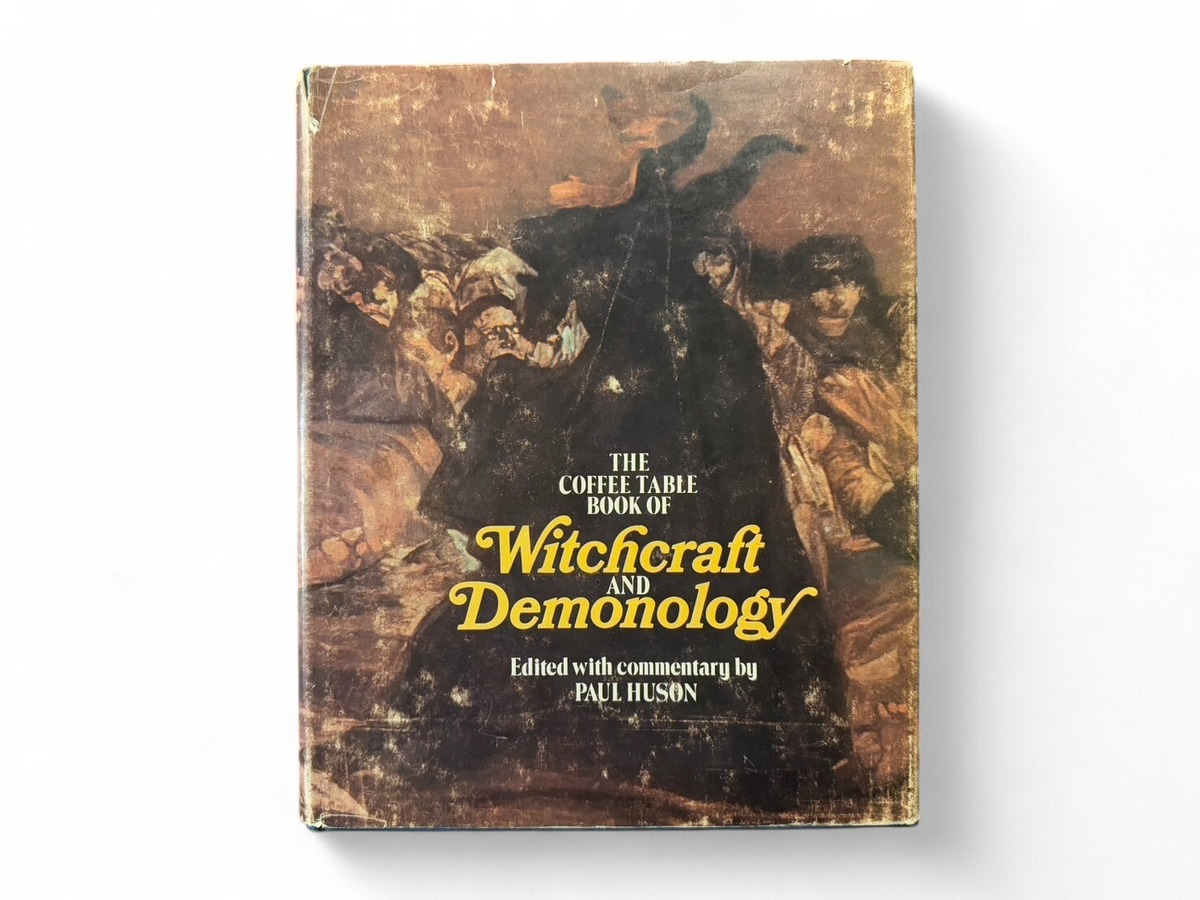 【SSO002】The coffee table book of witchcraft and demonology(1973) / Paul ...