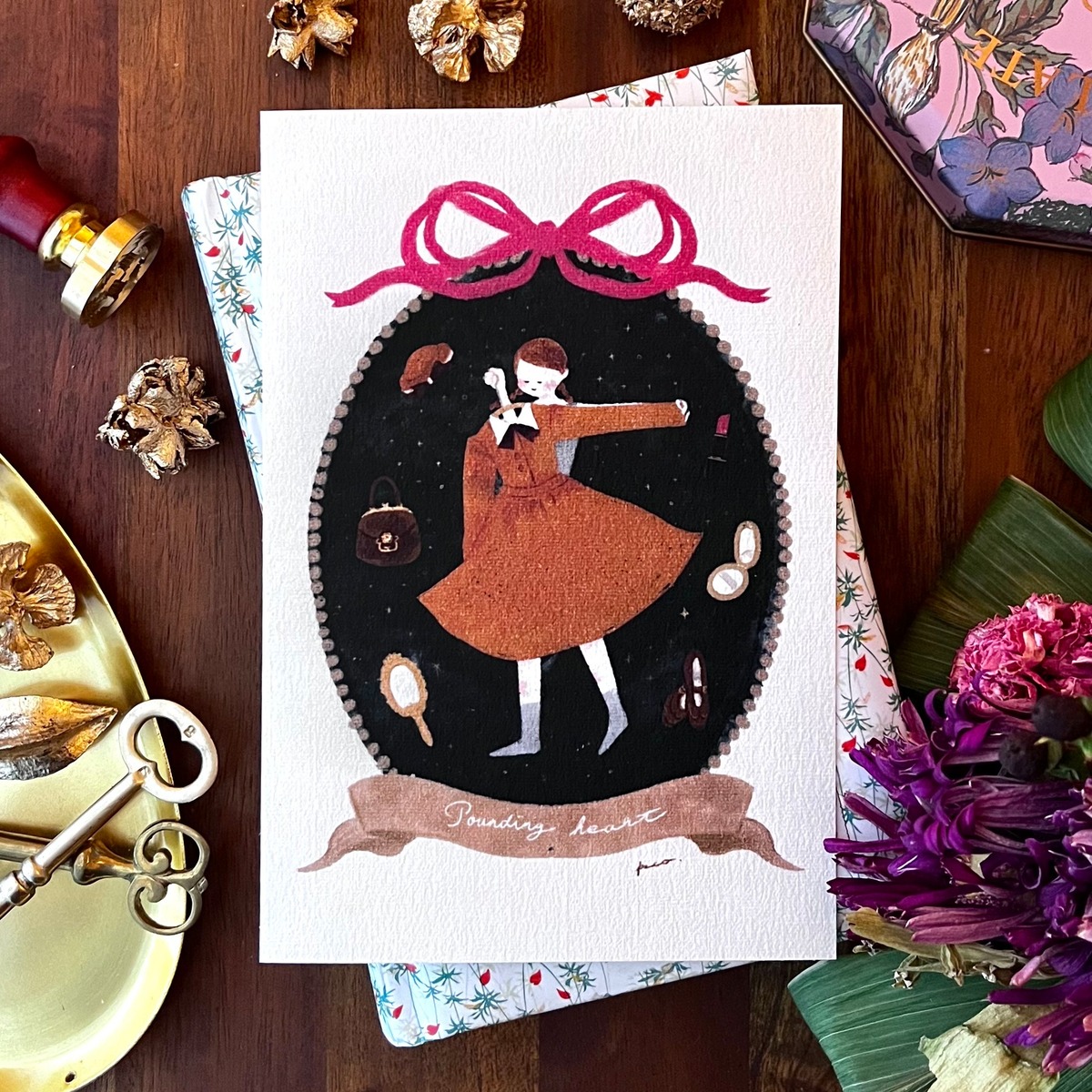 おしゃまな少女｜ポストカード | peco.shop