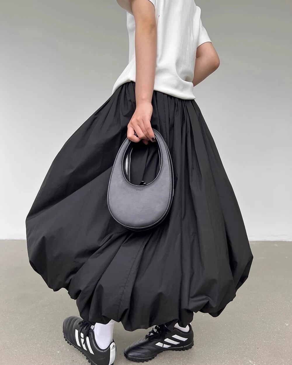 black balloon skirt | Ami Ami