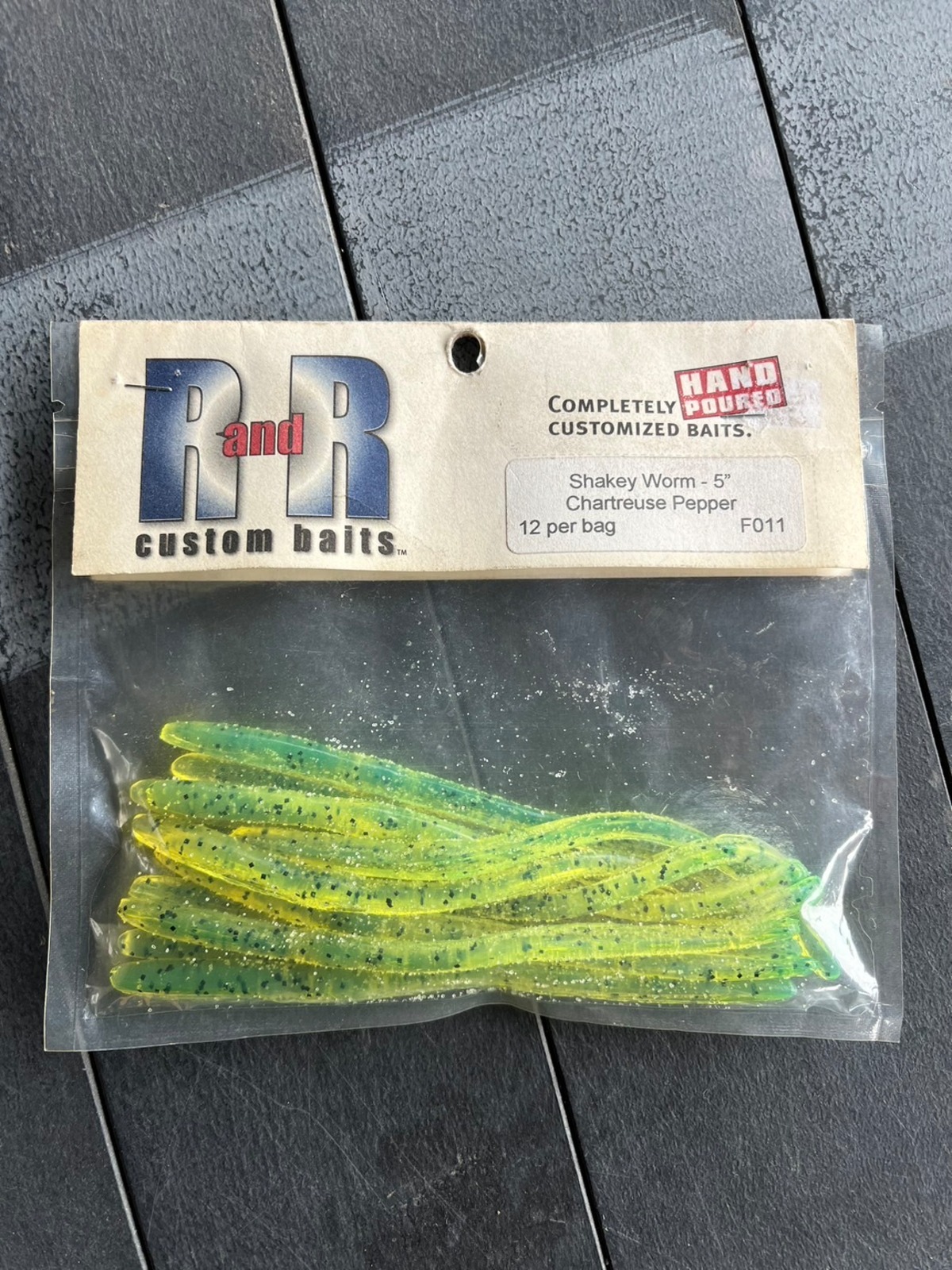 【メール便対応】USA製R&Rカスタムベイツ社よりシェイキーワーム5in | Se9rets