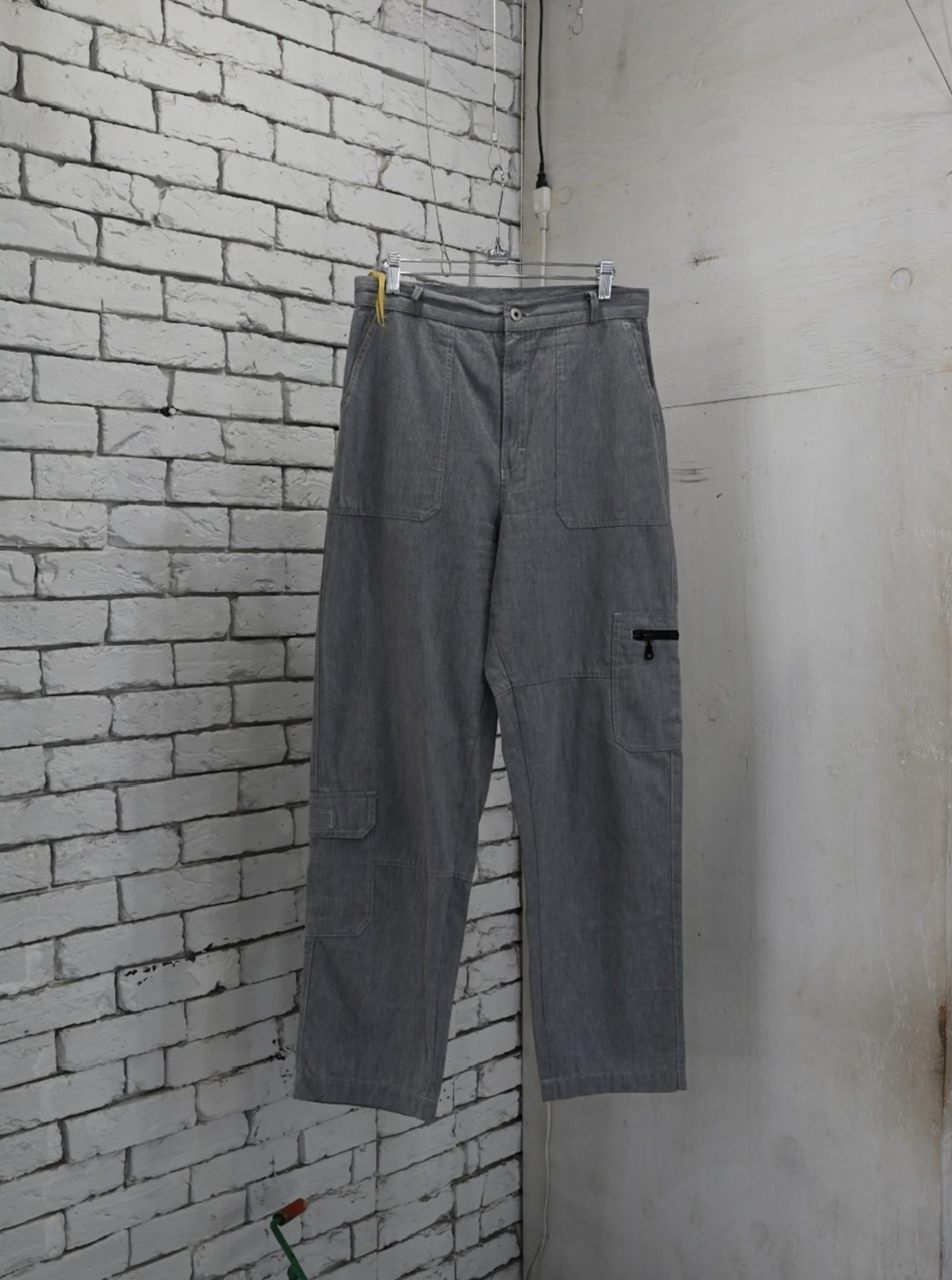 SIDE GIMMICK DESIGN PANTS | iroha