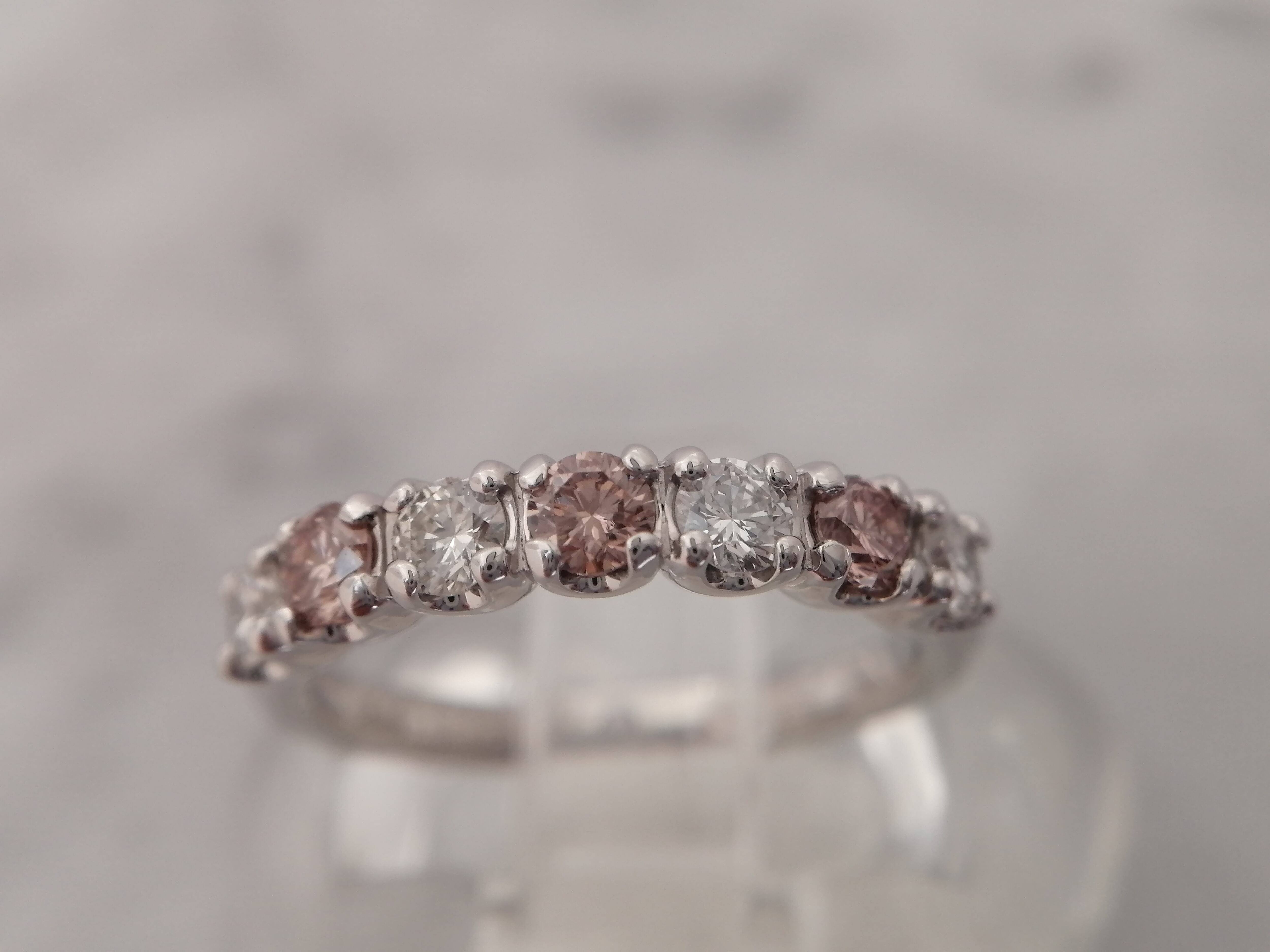 Pt900ピンクダイヤモンド(0.110ct 0.105ct 0.103ct)/ダイヤモンドハーフエタニティリング | fancy color plus