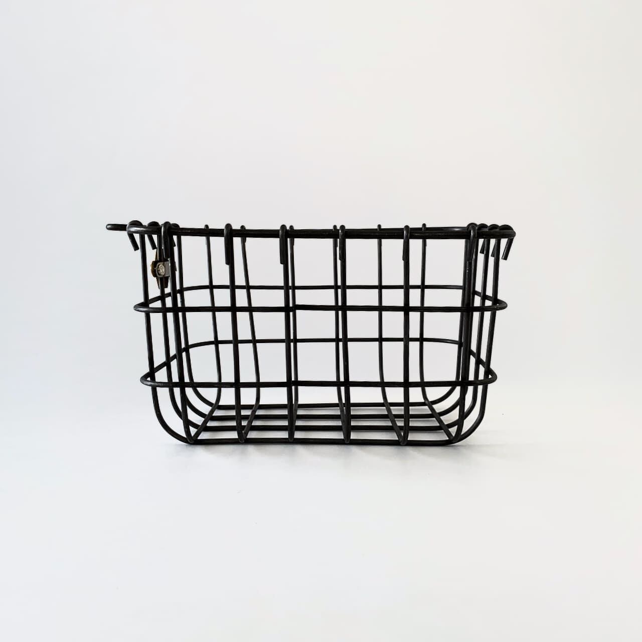 ロッカー バスケット ワイヤースチール / Locker Basket Small PUEBCO | Sensitivity and Boldness
