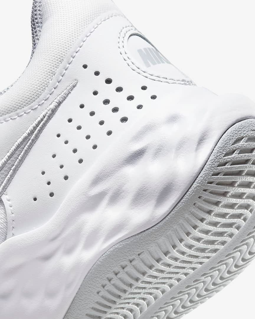 NIKE（ナイキ） FLY.BY MID 3（フライバイMID 3） DD9311-003