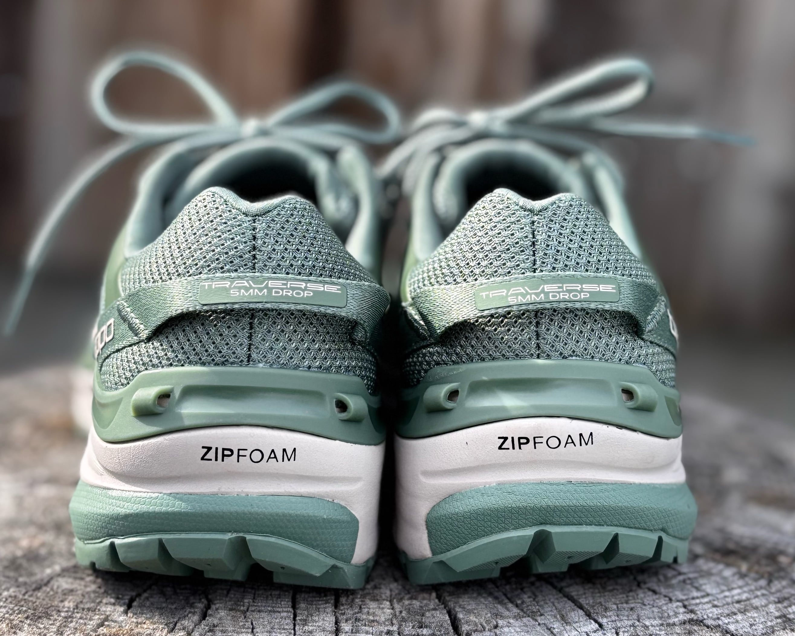 topo athletic（トポアスレチック） TRAVERSE（トラバース） women's