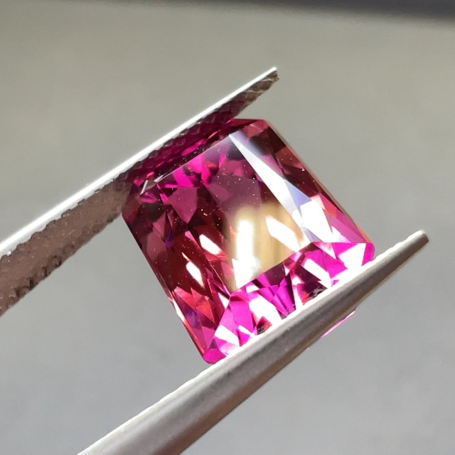 ピンクトルマリン 4.77ct 10.7×8mm オクタゴナルカット ルース シミズ貴石 | 鈴木屋