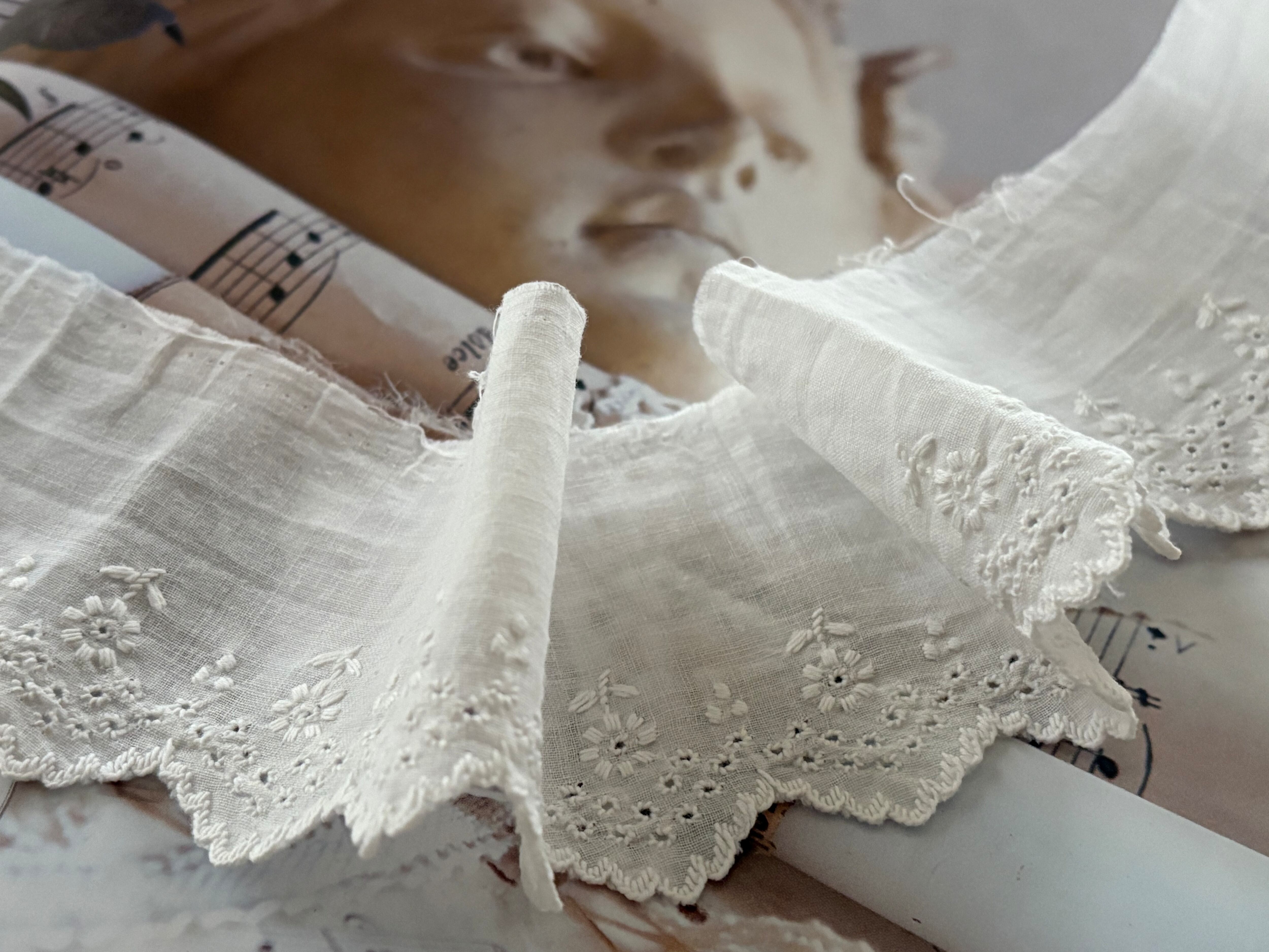 フランスアンティーク 手刺繍 カットレース 約 83cm 手刺繍 花模様 デコレーション カルトナージュ コラージュ | chateaurose