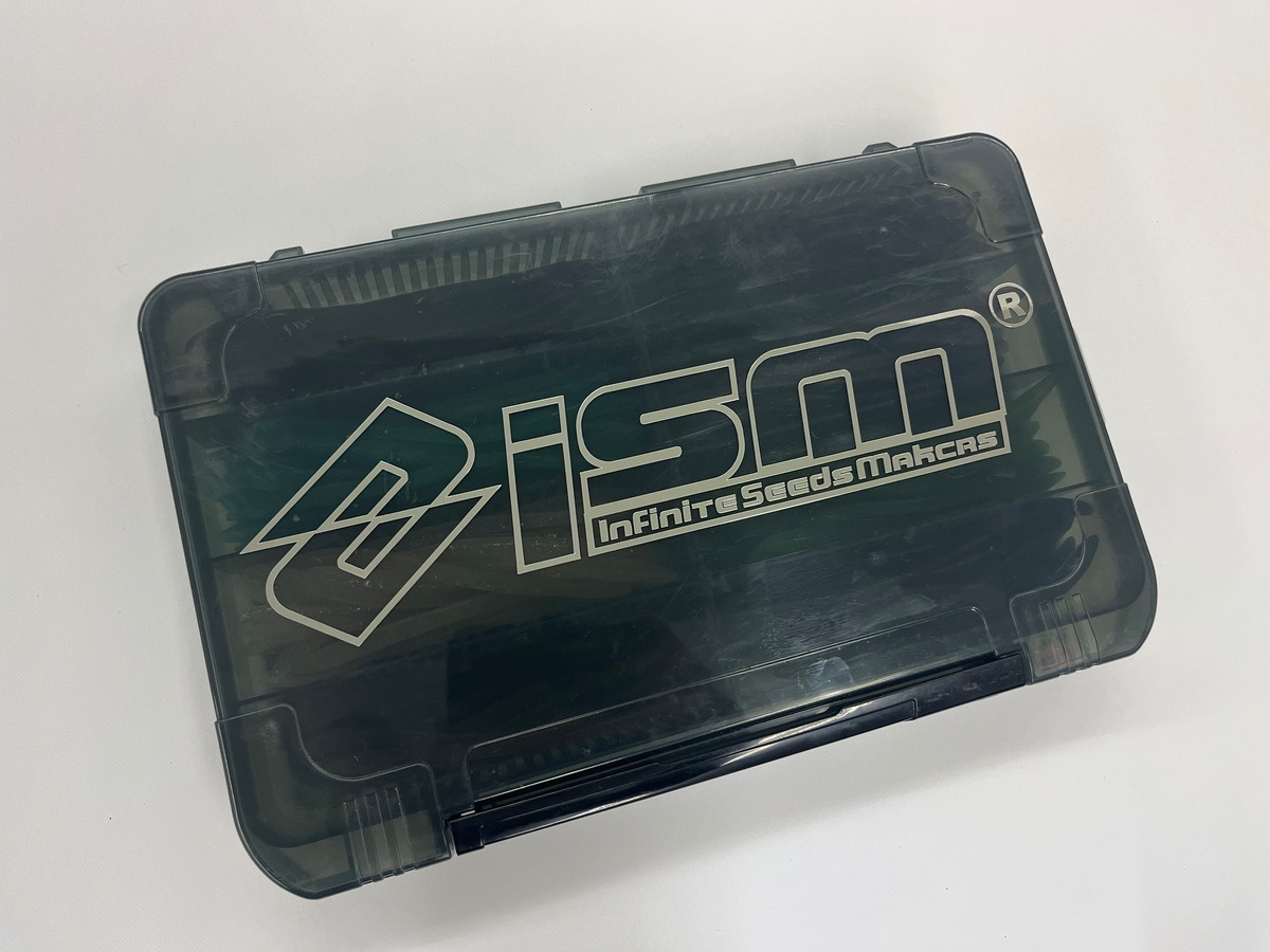 ism METAL TRIM LOGO ステッカー W320 | ism WEB SHOP