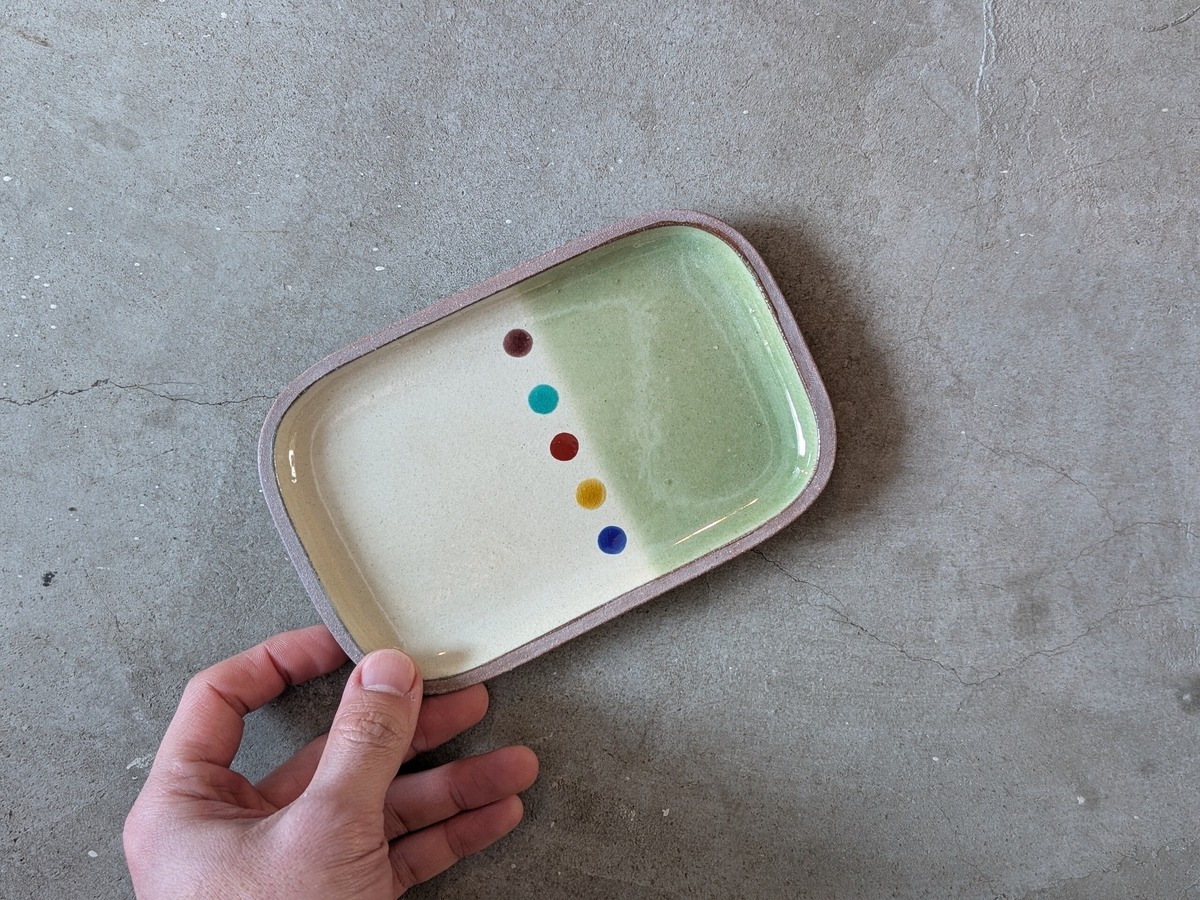 やちむん 角皿小 ／ オーグスヤー | 一翠窯 | inoya | Basic Life Store いつまでも愛される 日常の定番を集めたライフスタイルショップ