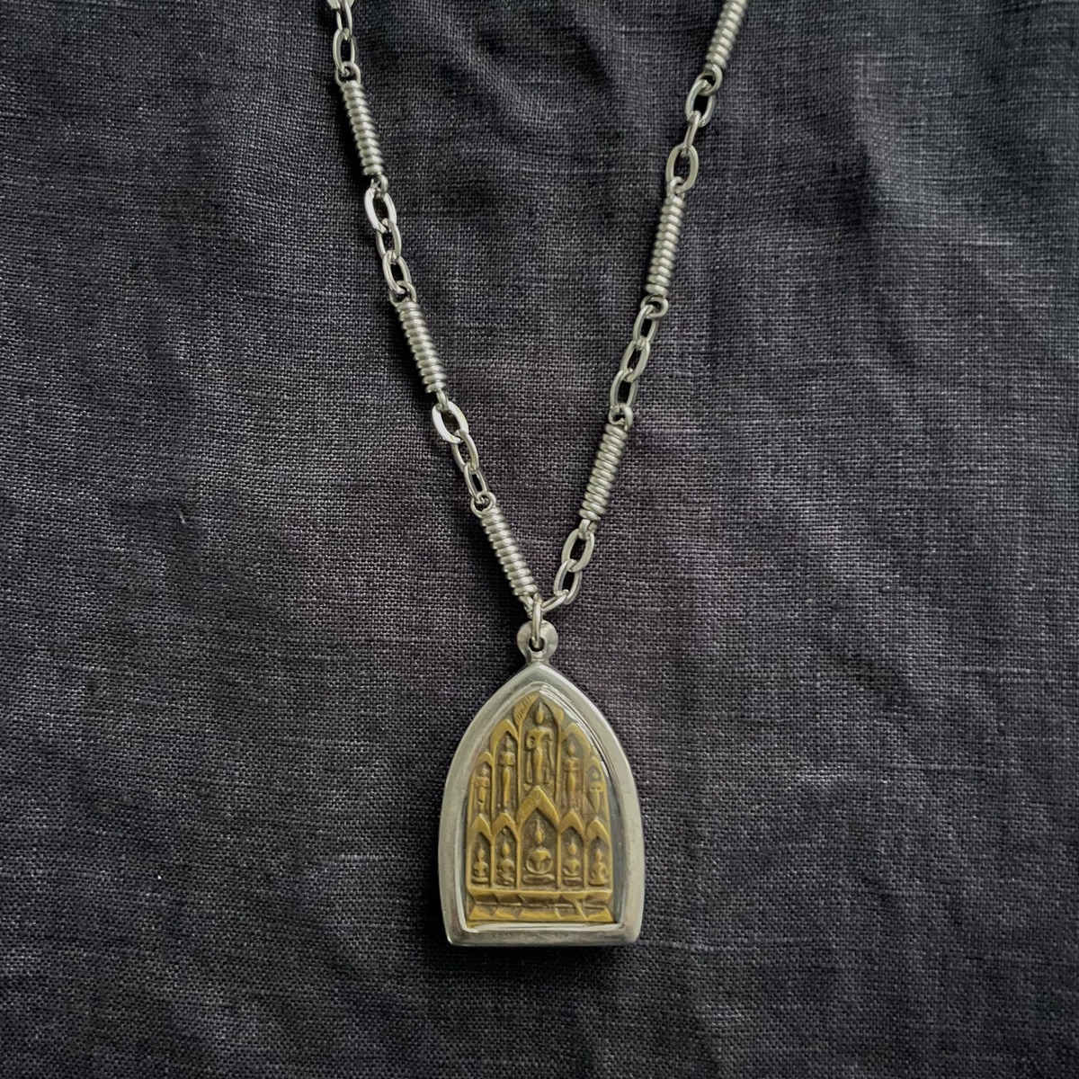 vintage phrakhrueang pendant | mesotes