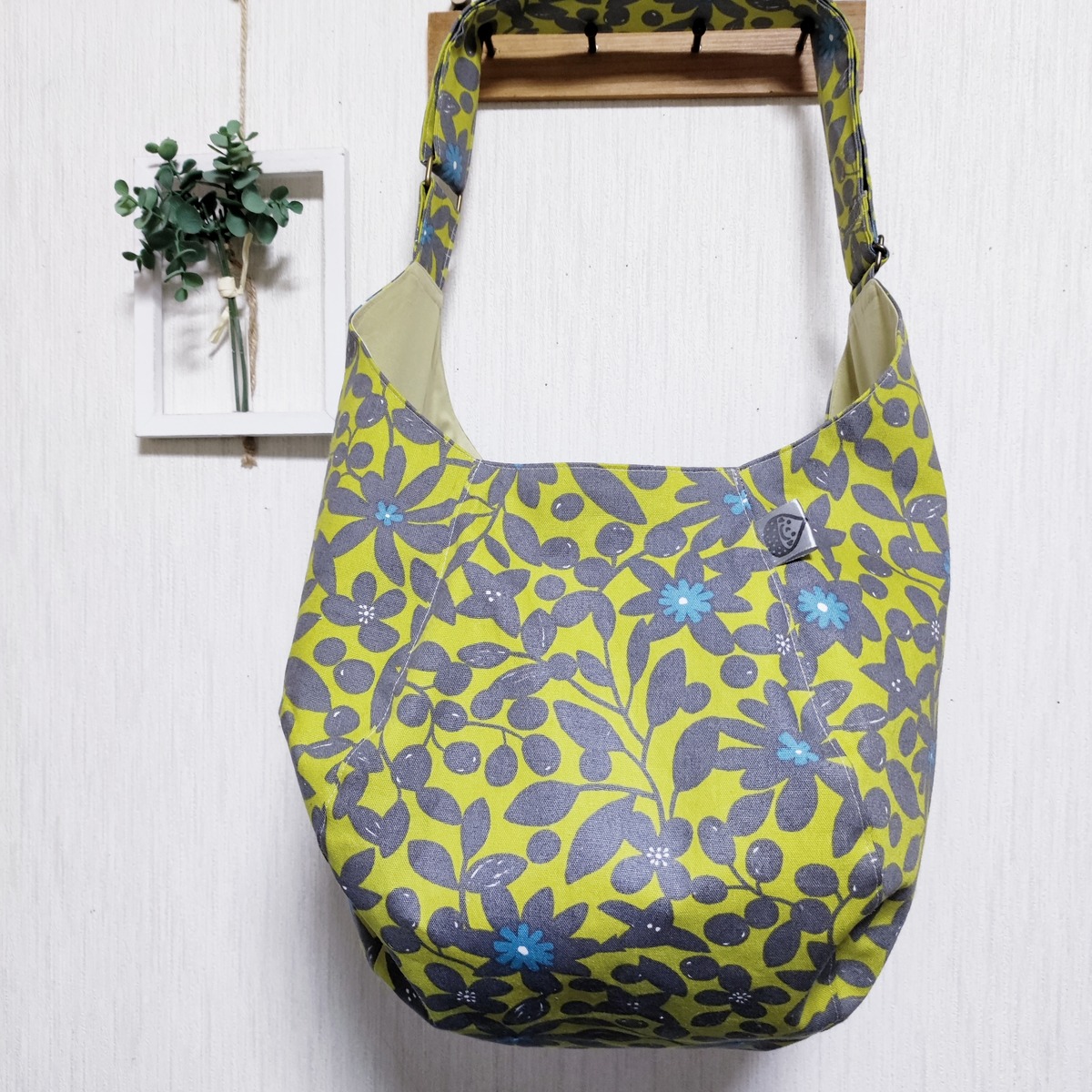 斜めがけするだけで可愛い♡ポンバッグPB69ボタニカルオリーブ♡ショルダーバッグ体にフィットするボディバッグ斜めがけバッグ | maru maron