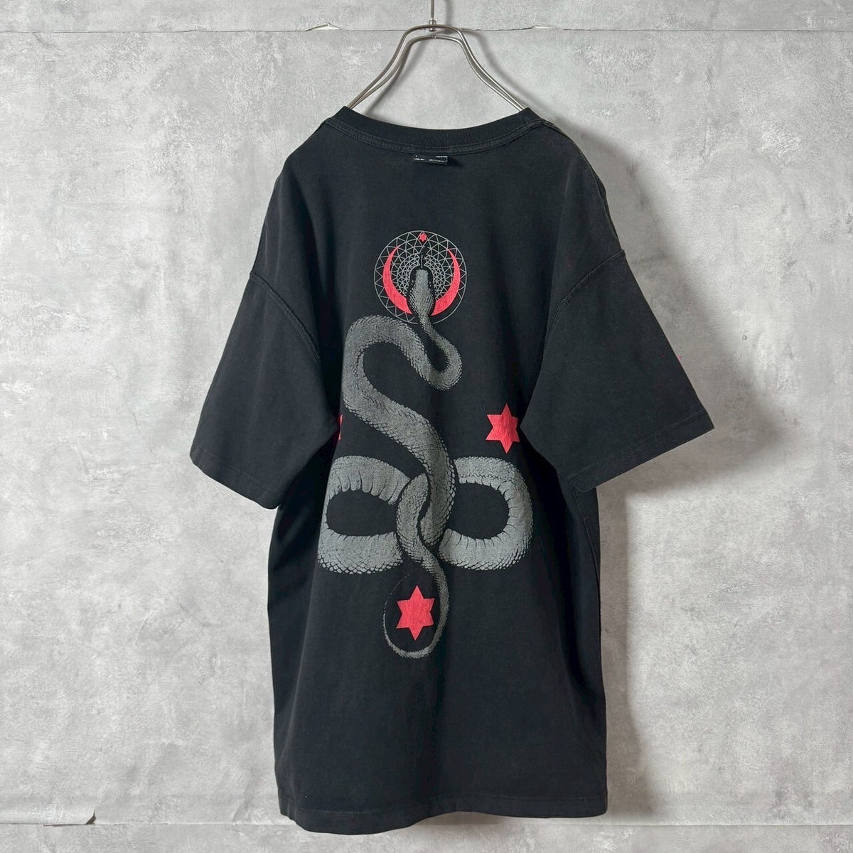 #6412 "OVDY" label off snake print T-shirt | potty