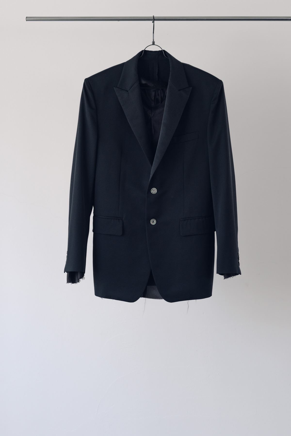 Peaked Lapel Collar Jacket (long-sleeve lining) | KEISUKEYOSHIDA FW24 ...