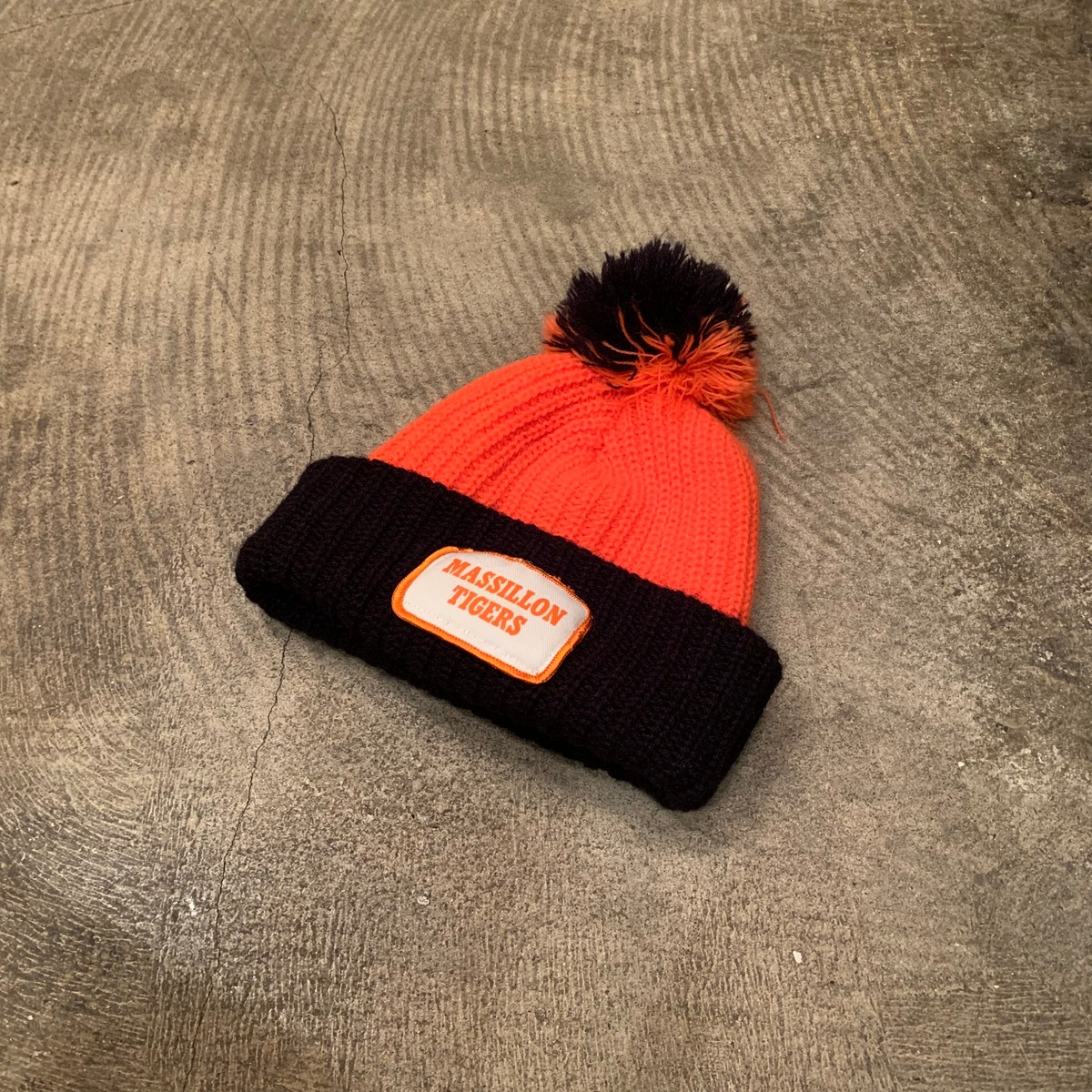“MASSILLON TIGERS” orange×black wappen design knit cap | LAUGH