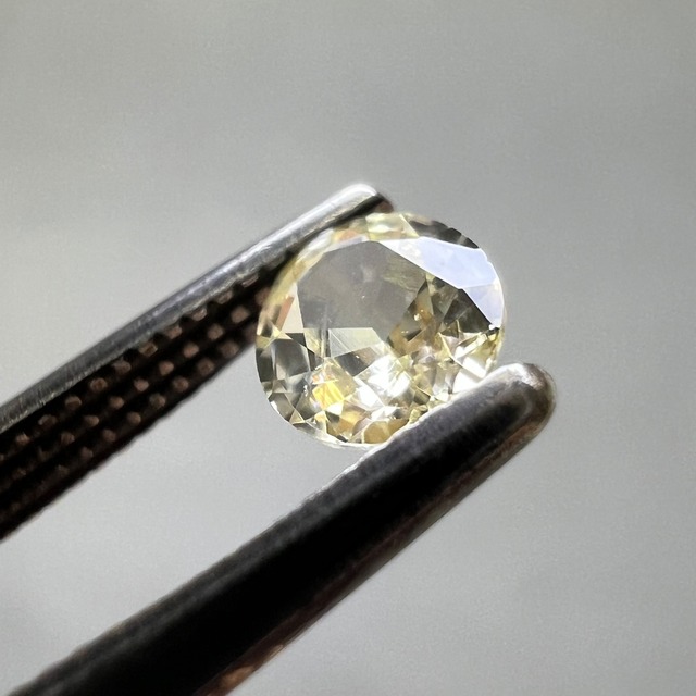 サファイア 0.29ct 4.6mm×3.9mm オーバルカット マダガスタル産 | 鈴木屋