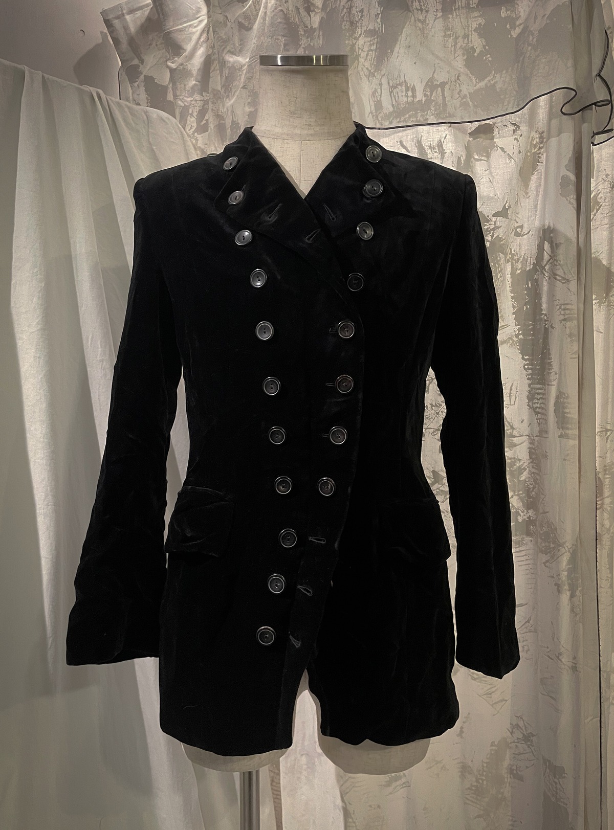 Double Button Velvet Tight Jacket | Queens