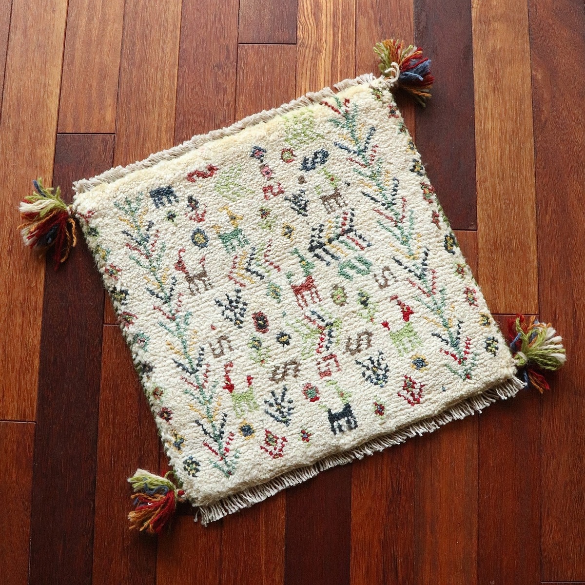 【g0050】 ギャッベ（ギャベ） 約40×40㎝ [Iran/Shiraz] | 北欧ヴィンテージ雑貨 Prae Interior(プラエ インテリア)