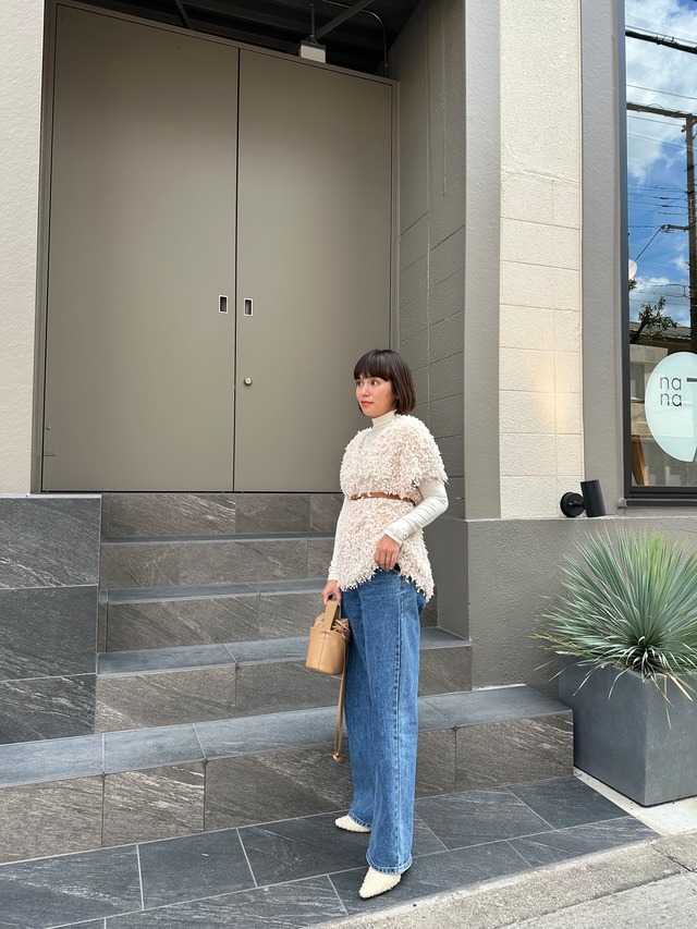 Moko moko Vest Ivory | meme