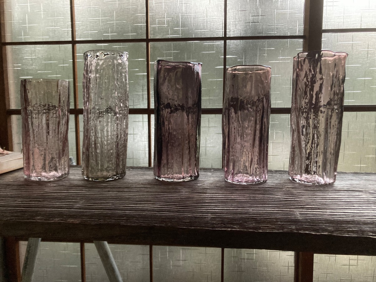 Log vase in purples and bronzes | Tra Glass