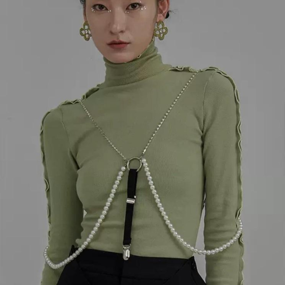 Mildrate Pearl x Silver Chain Body Suspender Harness | Uturi -日本未入荷 海外ブランドアイテム セレクトショップ-