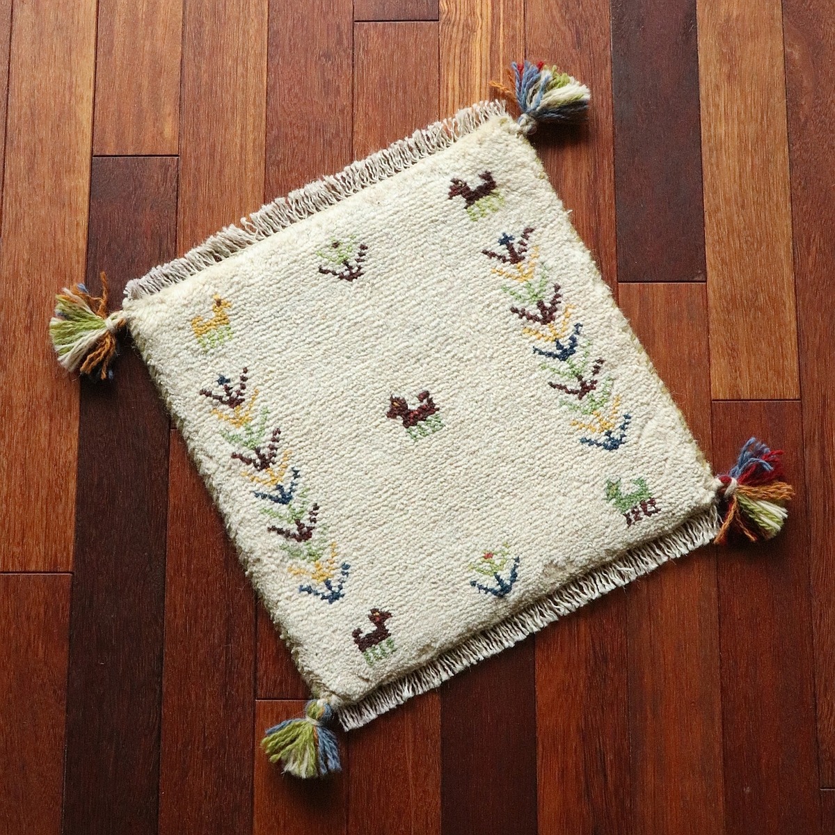 【g0024】 ギャッベ（ギャベ） 約40×40㎝ [Iran/Shiraz] | 北欧ヴィンテージ雑貨 Prae Interior(プラエ インテリア)