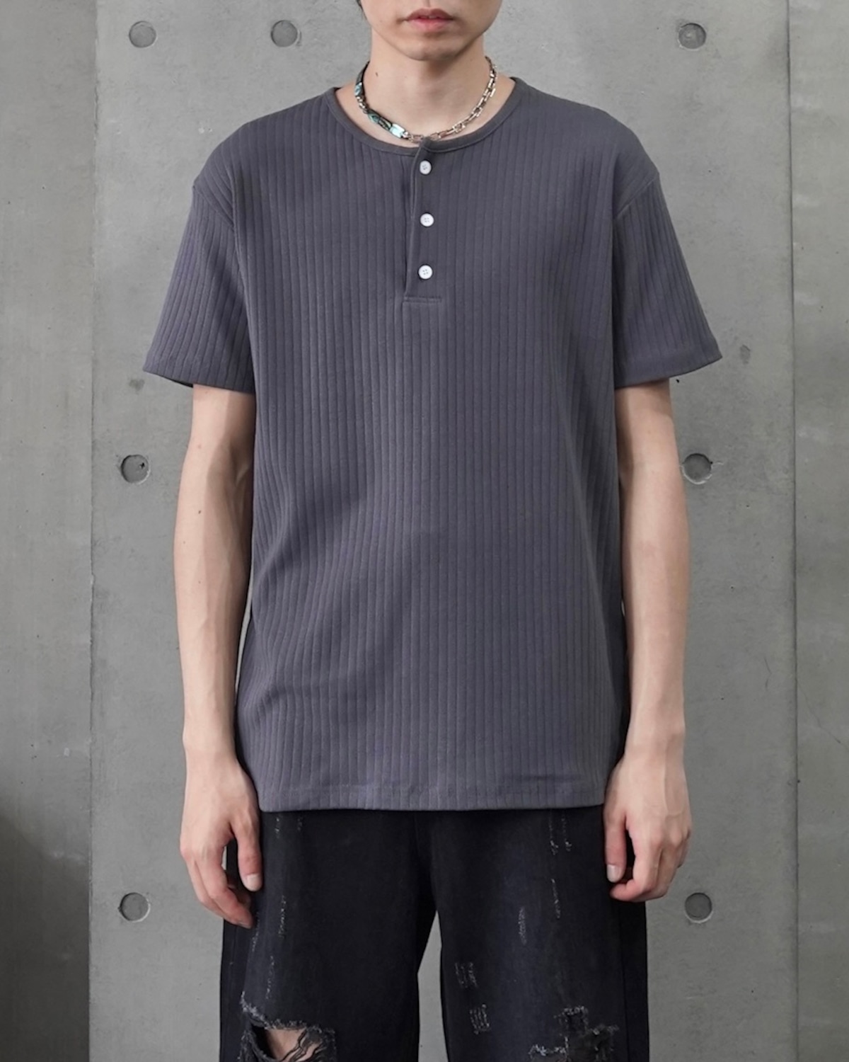 Henley neck tee | Hype
