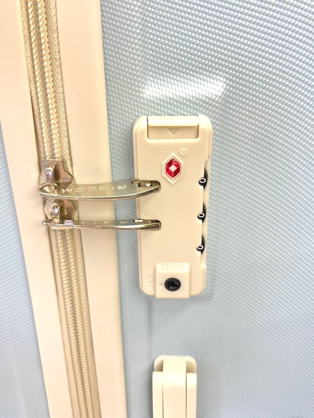 【マルチカラーLサイズ】SALE！マカロンカラー ライトブルー 軽量キャリーケース | Japan Fashion Link