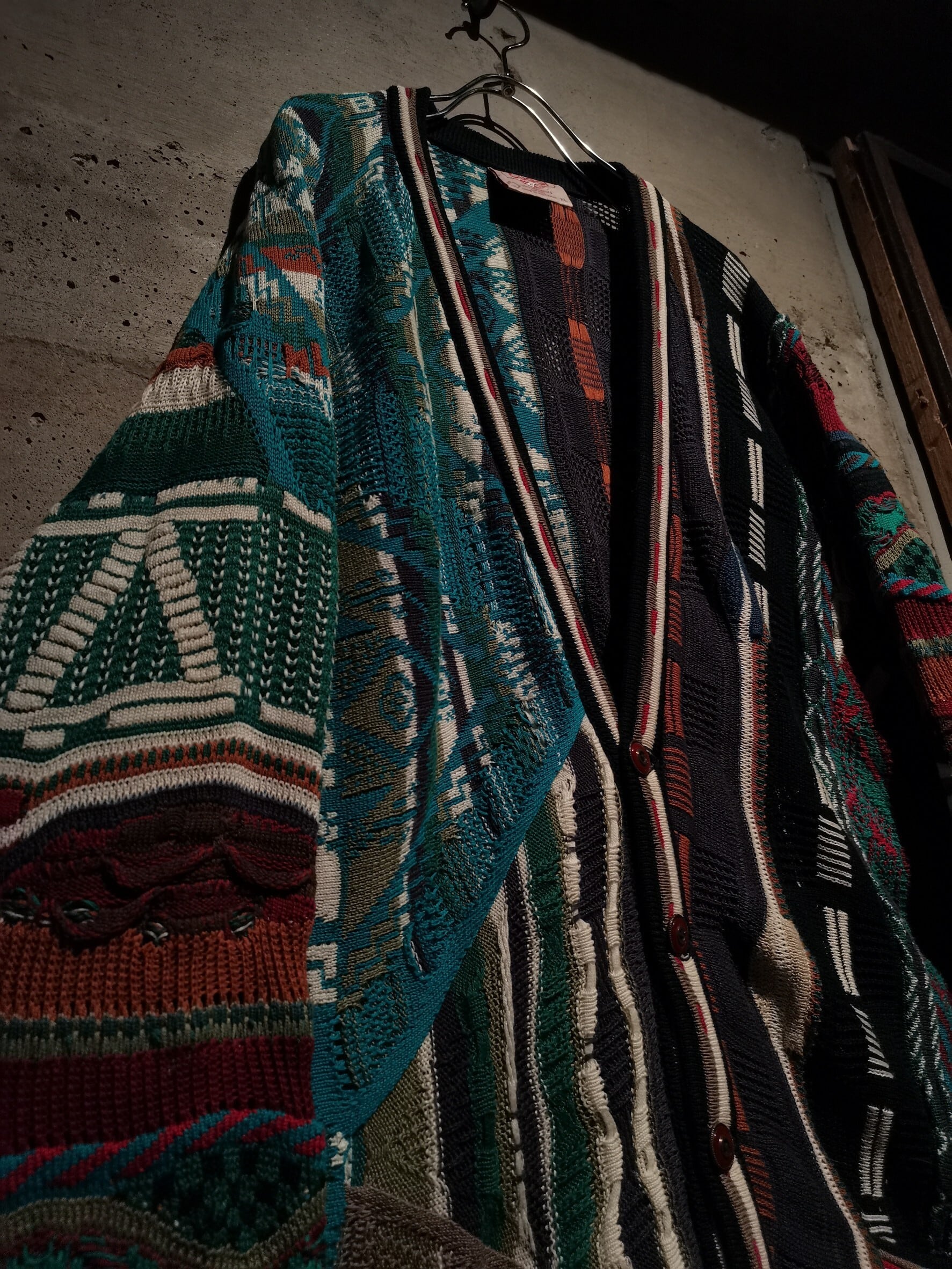 "CUGGI" Vintage Loose 3D Knit Cardigan | Caka(カカ）下北沢古着屋、セレクトショップ