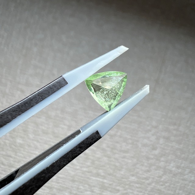 ミントガーネット 〜星輝くミント空〜 0.67ct | GEMマニ屋