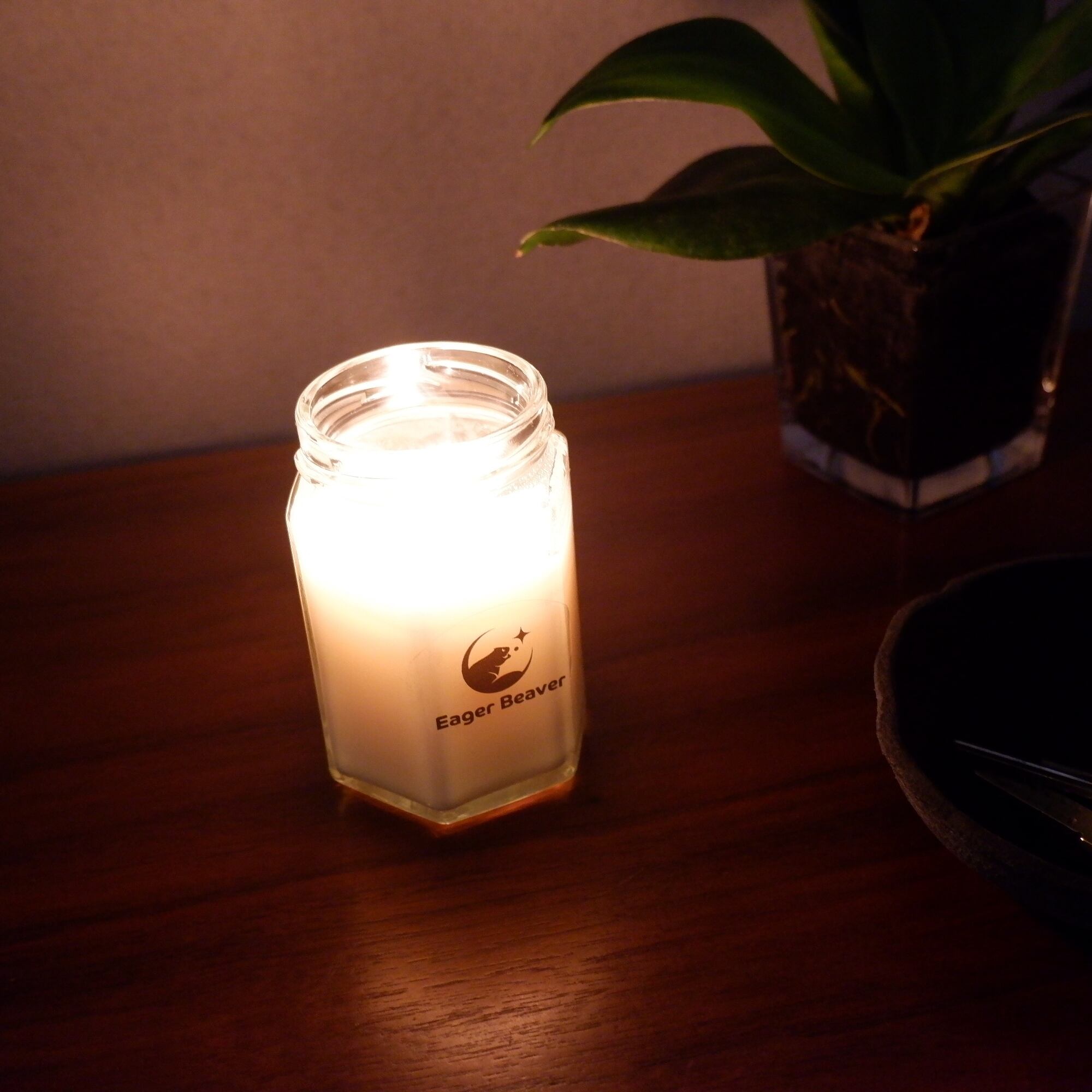 アロマキャンドル パイナップル ソイワックス 燃焼時間 30時間 110g | Eager beaver candle