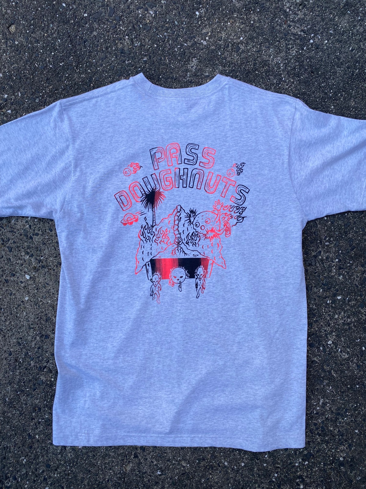 「DOUGHNUTS ALIEN ATTACK」 Lサイズ | PASSED YOU BY SHOP