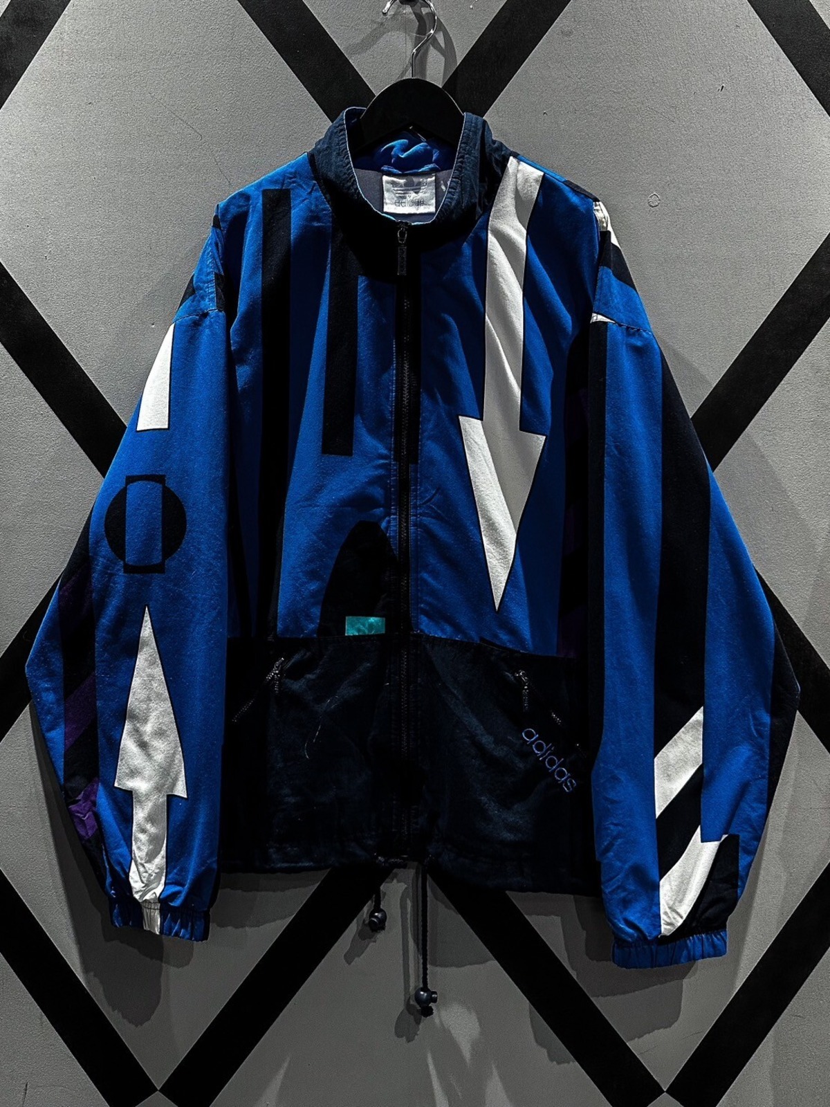 【X VINTAGE】"adidas" 80〜90's Euro Vintage Loose Track Jacket | Caka(カカ）下北沢古着屋、セレクトショップ