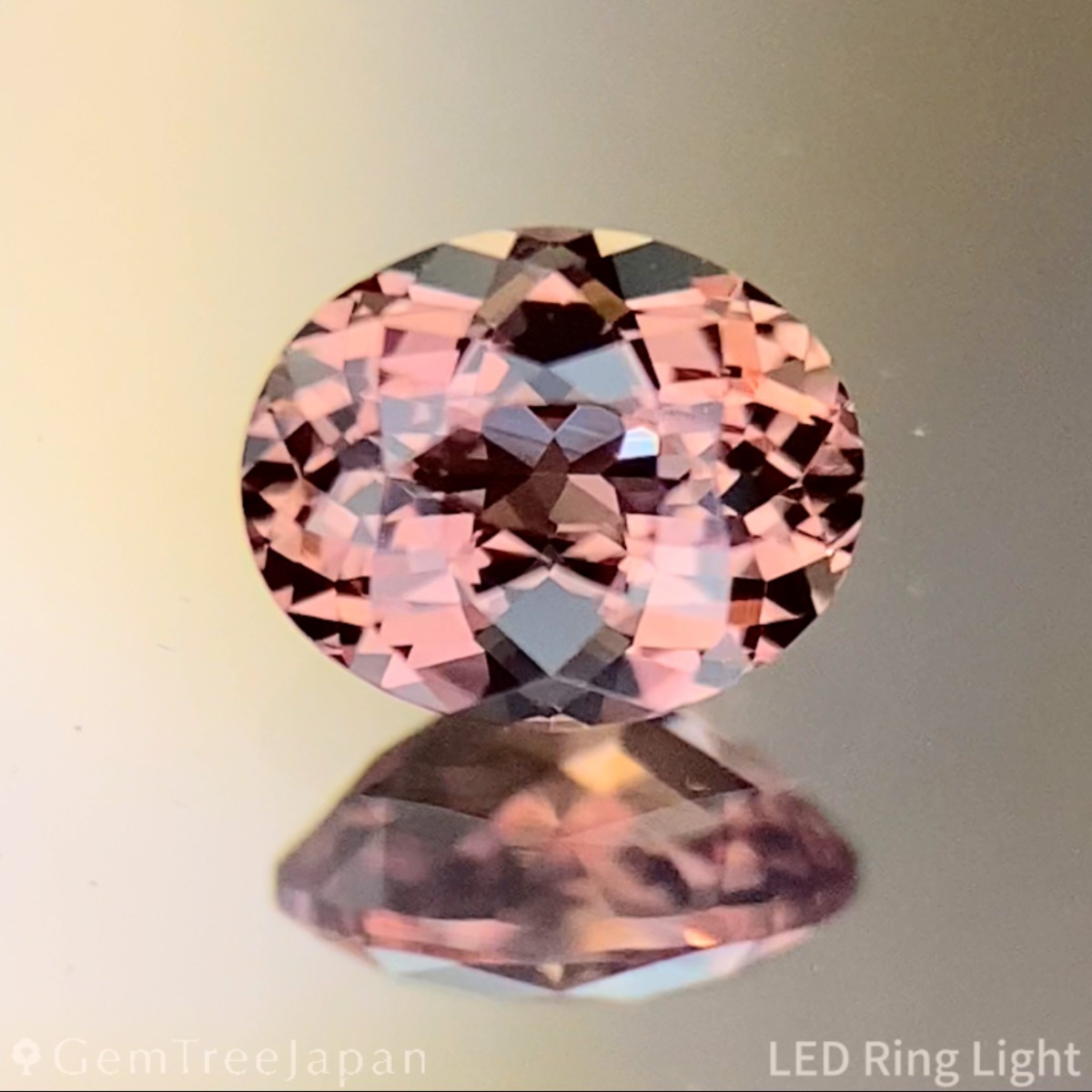 Purplish Orange Sapphire 0.530ct / Madagascar | GemTreeJapan BASE Shop