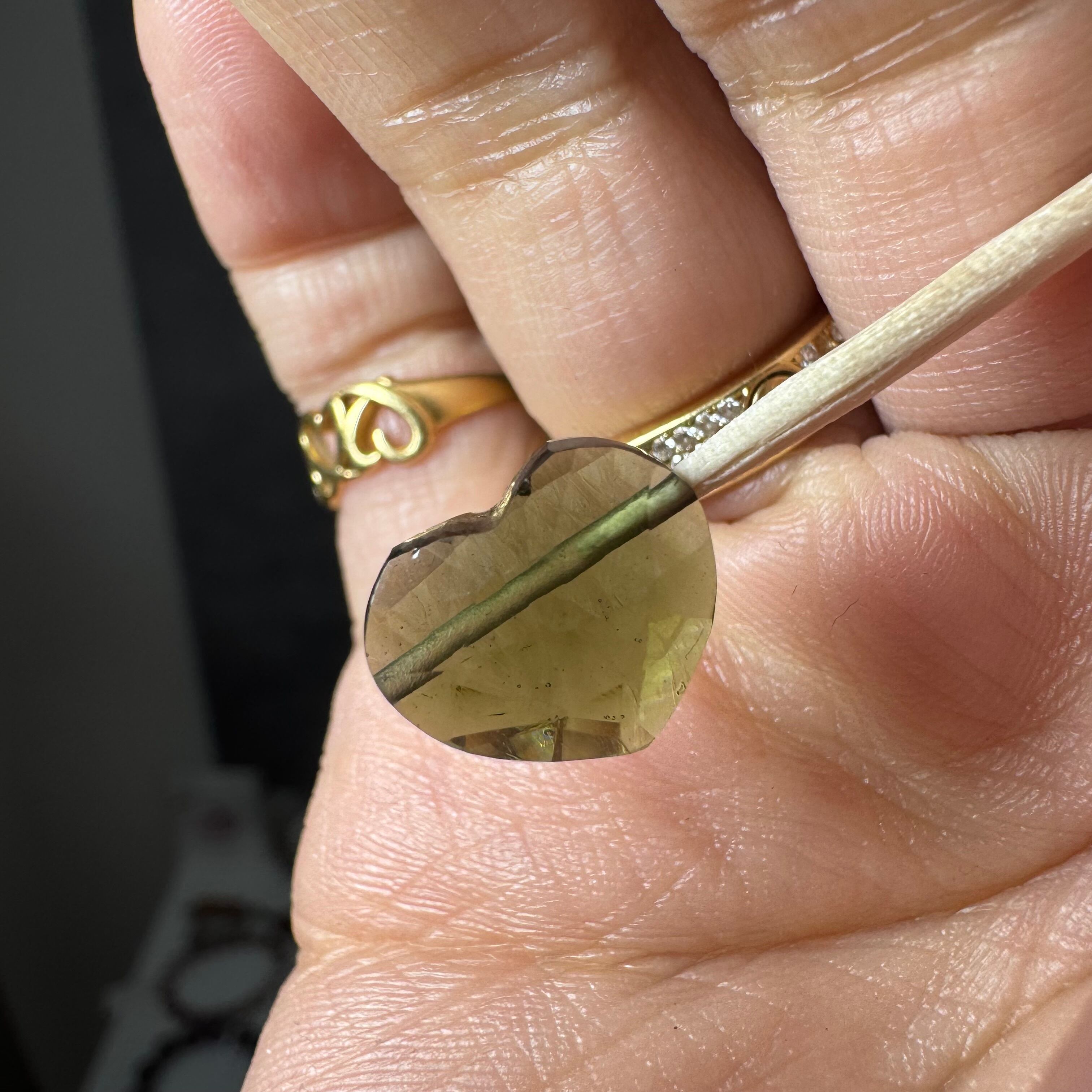 no.19 モルダバイト ハート 約12.6x10.5x6.3mm | sumiha7