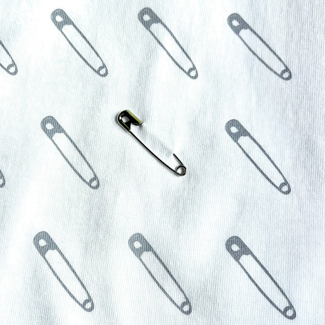 LONG SLEEVE T-SHIRT『FAKE PINS』 | BEAST A ROCK