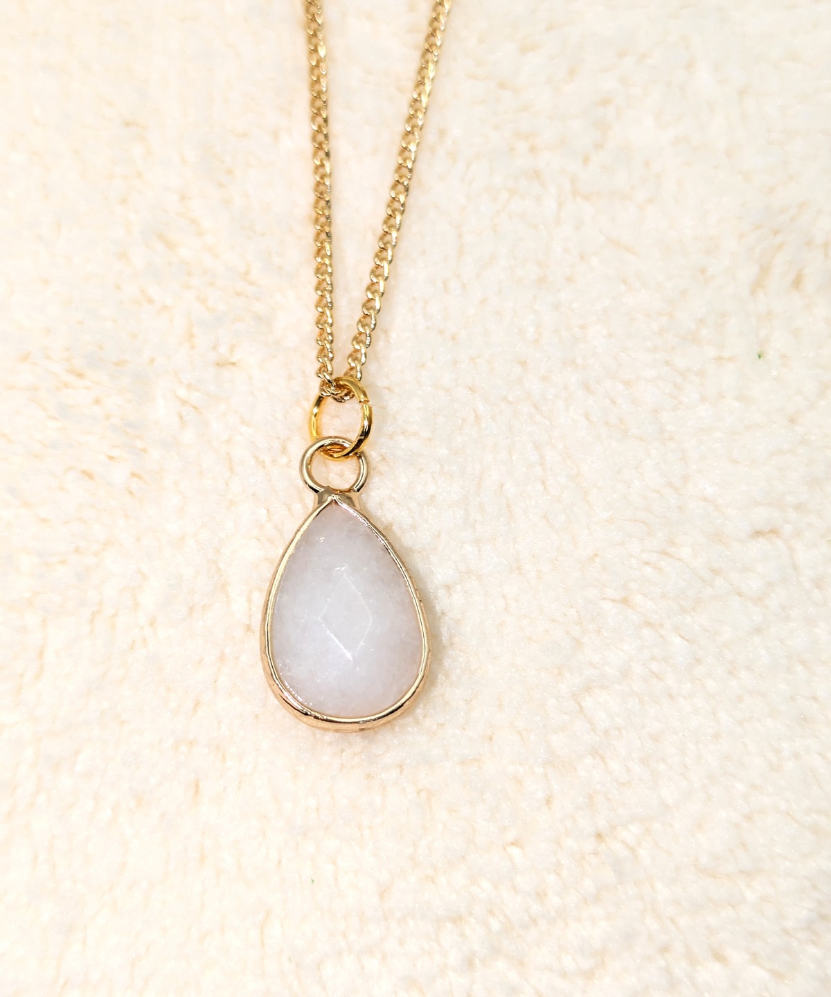 光の雫 〜純白の輝きネックレス〜 Drop of Light – A Necklace of Pure Radiance | Scent Weaves Lab（セントウィーヴスラボ）