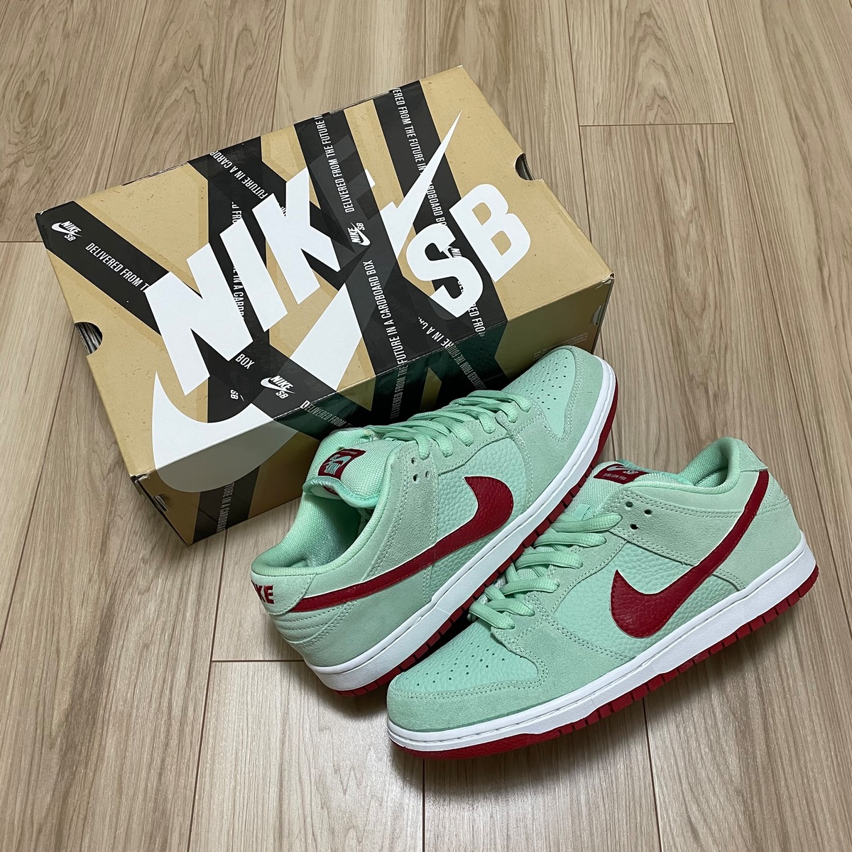 SB DUNK LOW MEDIUM MINT GYM RED 304292-360 | Nova Plug
