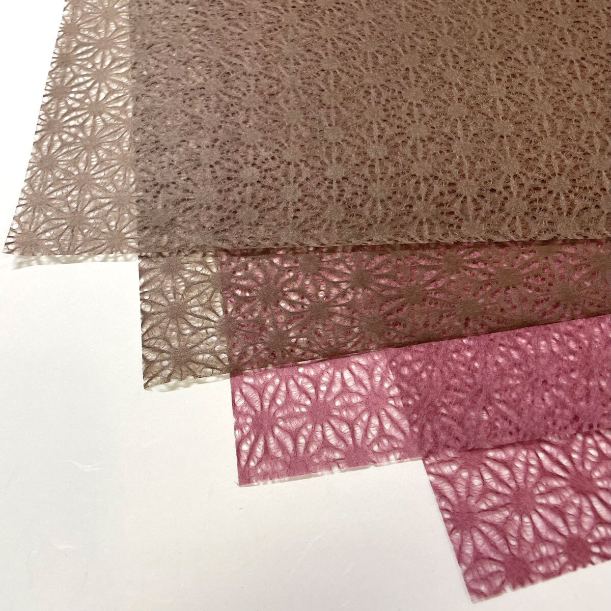 MORISA レース紙 麻の葉 梅紫 赤紫色 唐茶 茶色788×545mm レースペーパー モリサ 77279114 | 森田和紙オンライン ...