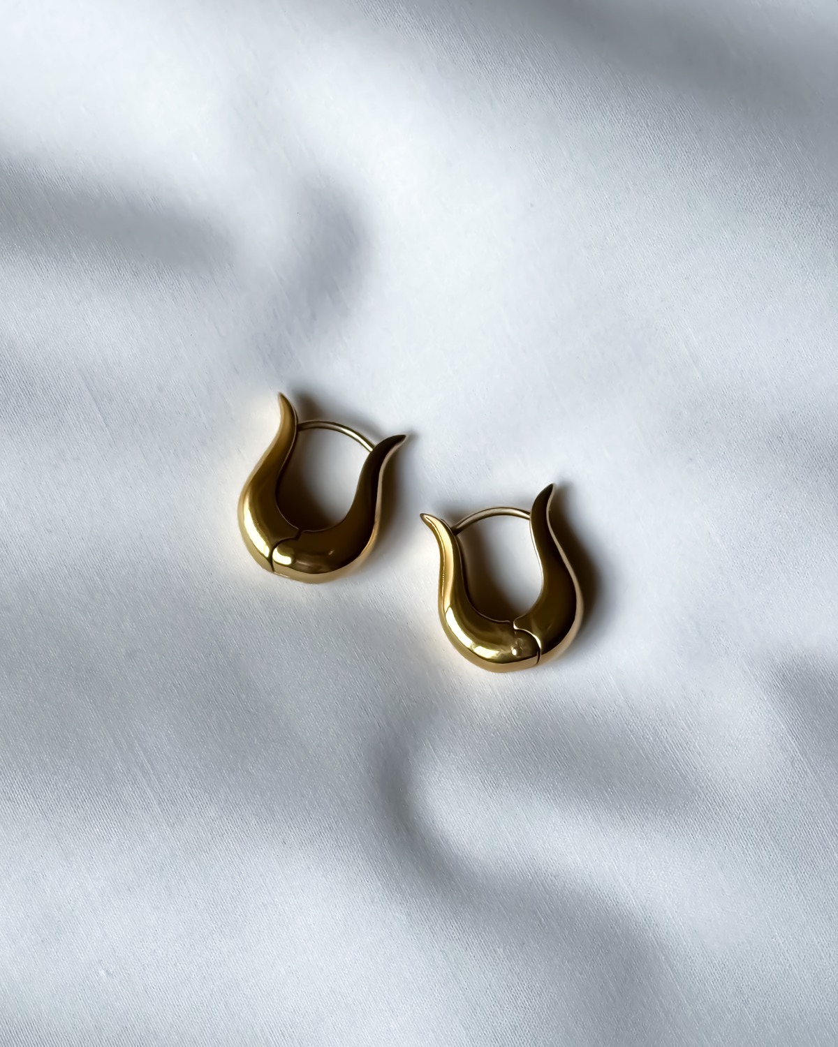 tulip hoop pierce | seenna