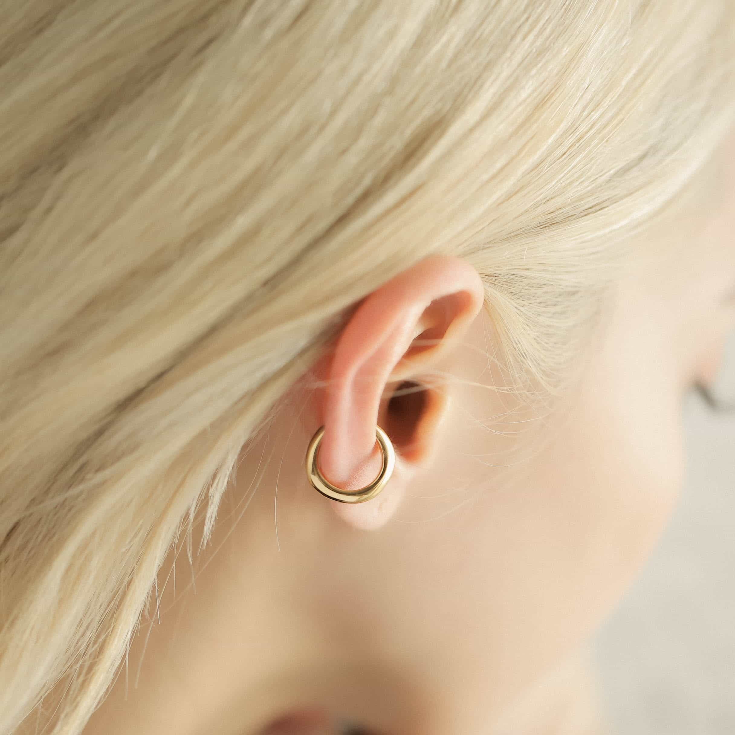 hoop ear cuff (gold) #e3 | garcia