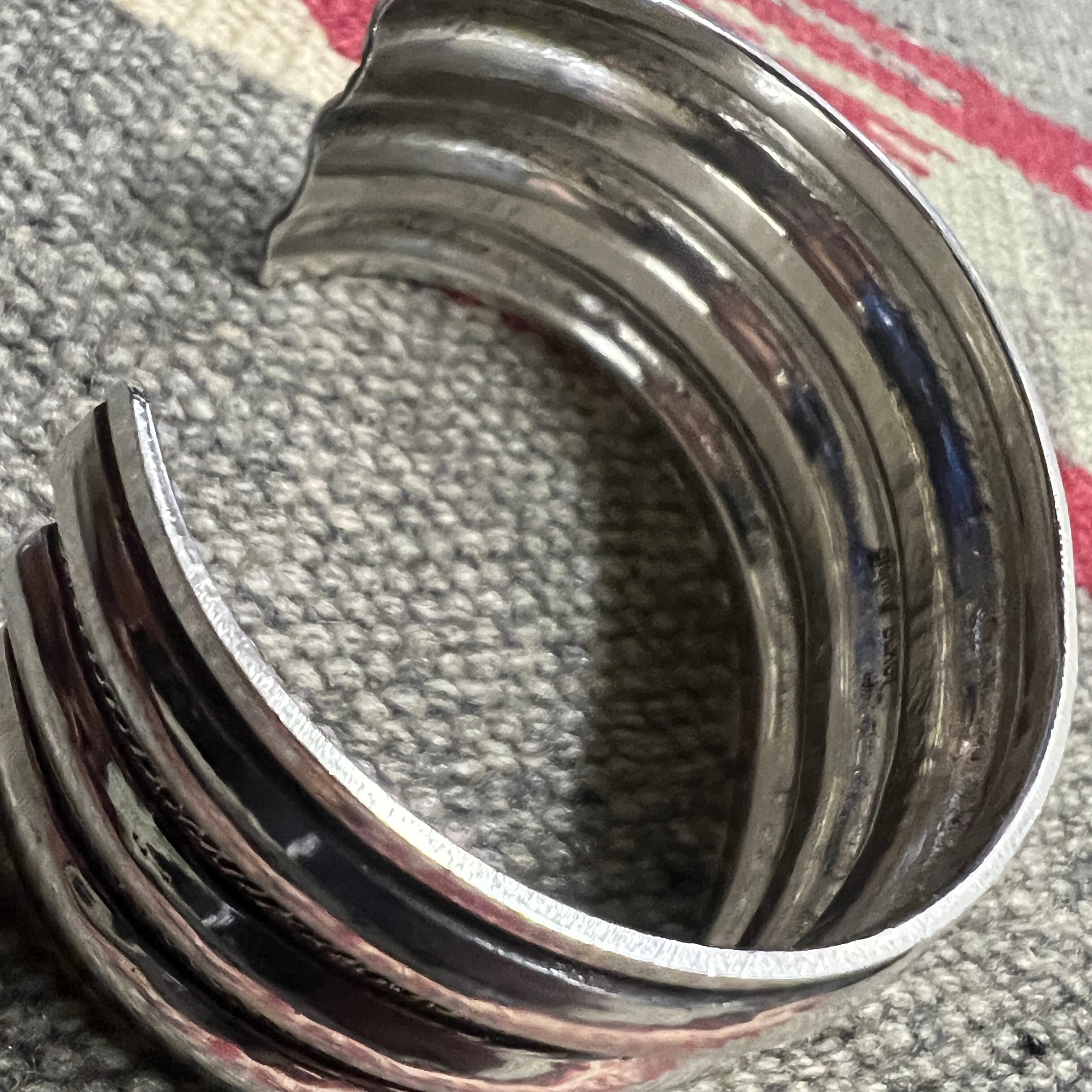 ARNOLD BLACKGOAT SILVER BANGLE | safarionline