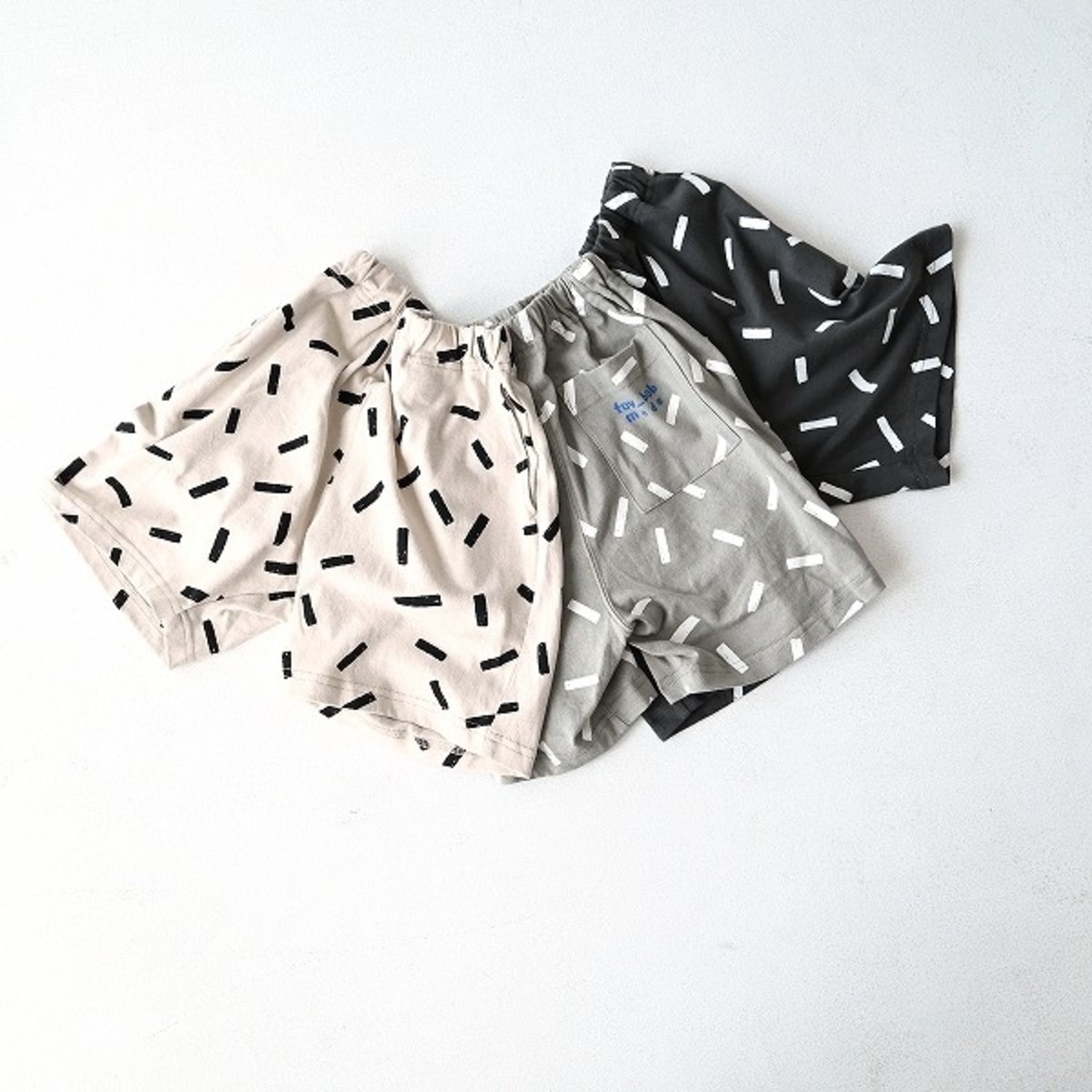 choco spray short pants | R+