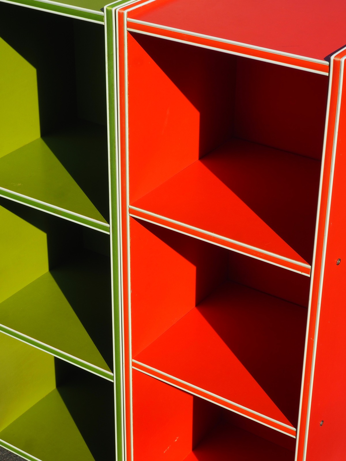 Yellow-green and orange three-tiered color box | ORNAMENT STORE