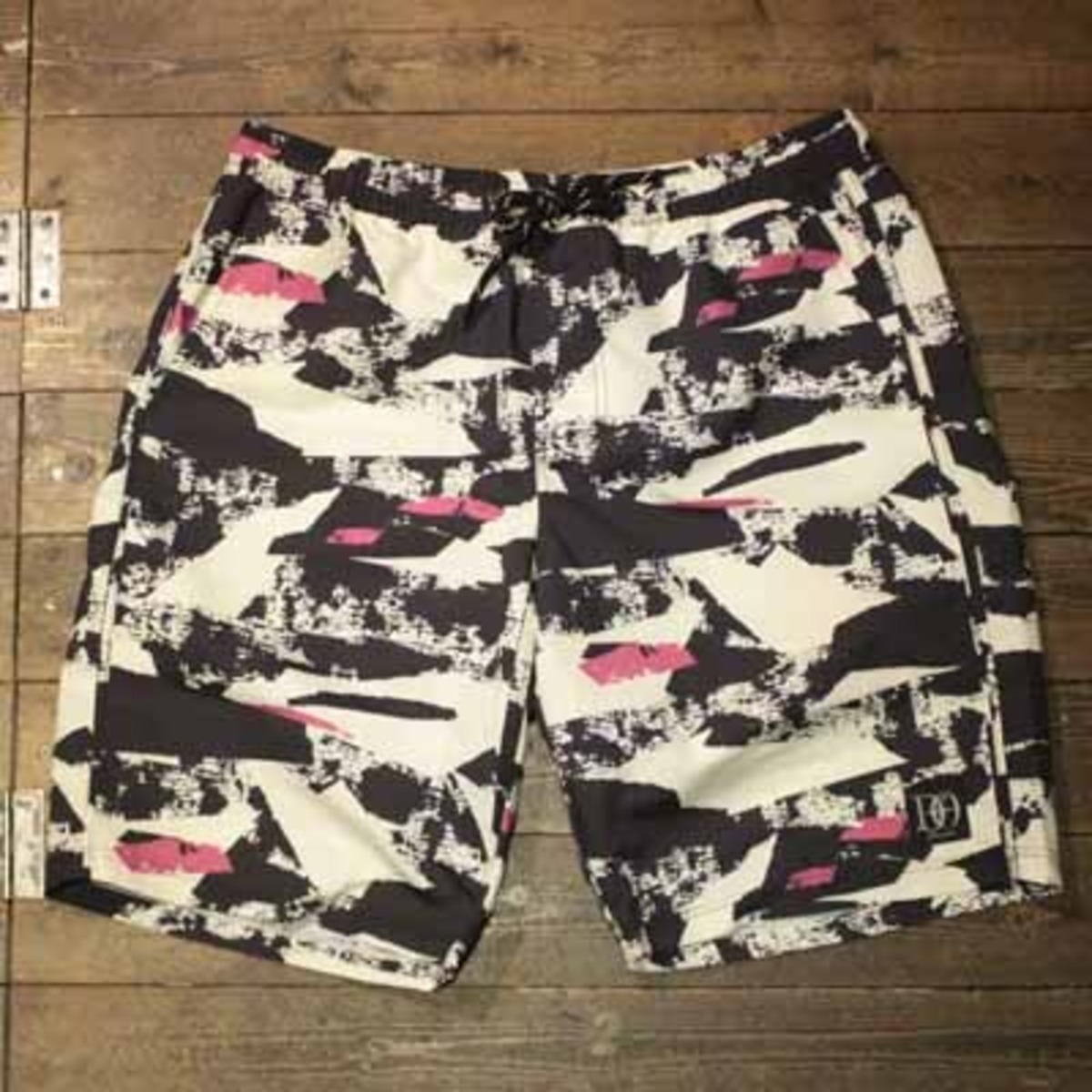 【DRESS HIPPY】“DENPA BOARD SHORTS” WHITE ドレスヒッピー 正規取扱店(Official Dealer ...