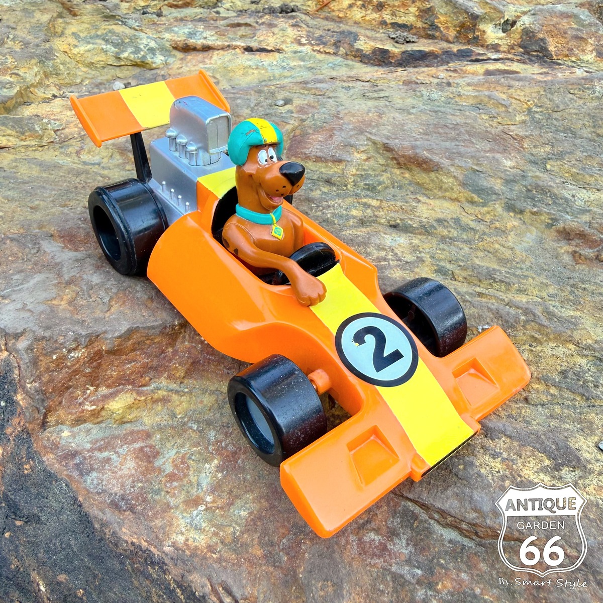 2000s Scooby Doo スクービードゥー レーシングカー おもちゃ ハンナバーベラ フリクション走行 フィギュア【N-011j ...