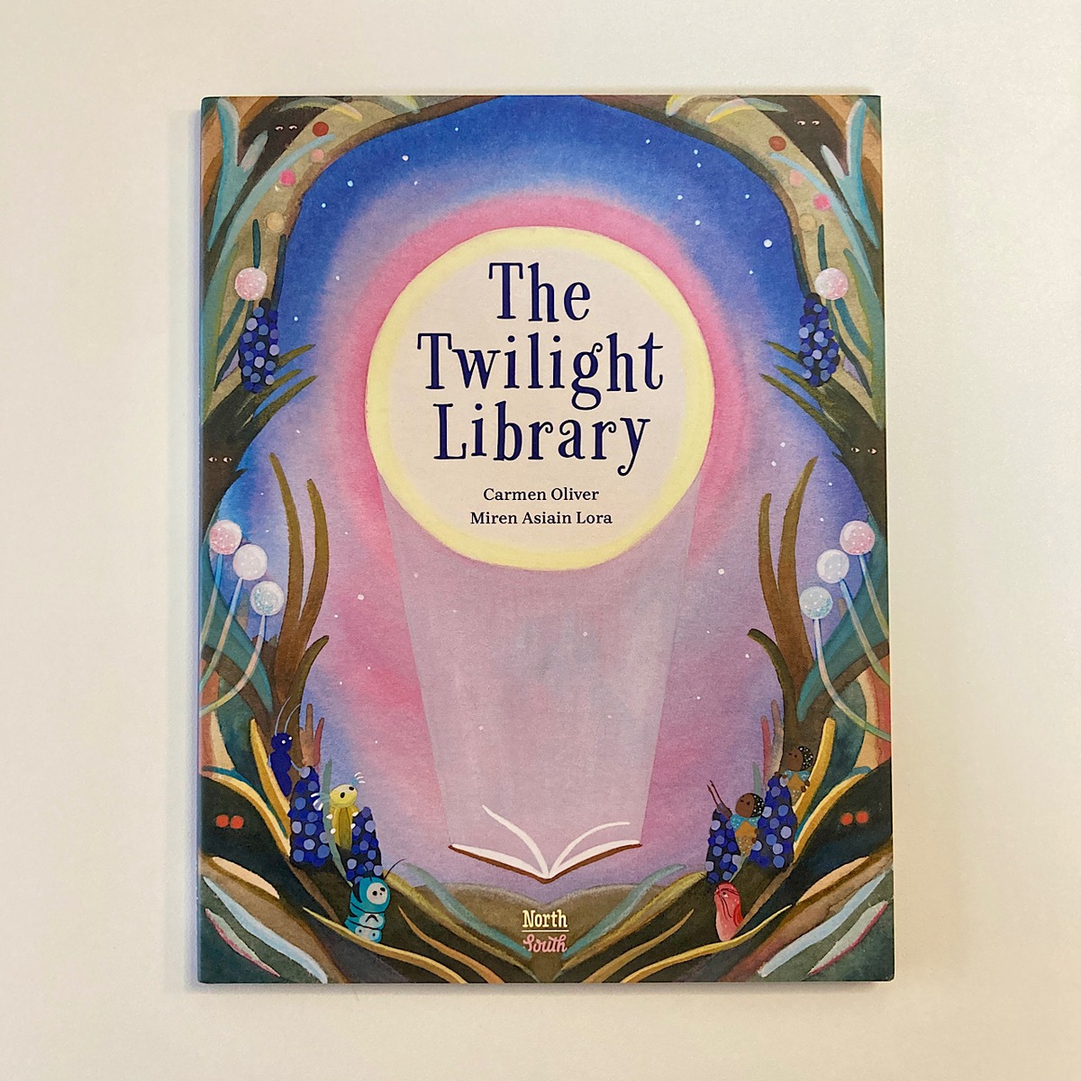 The Twilight Library | 素敵な洋書の絵本のお店 Read Leaf Books