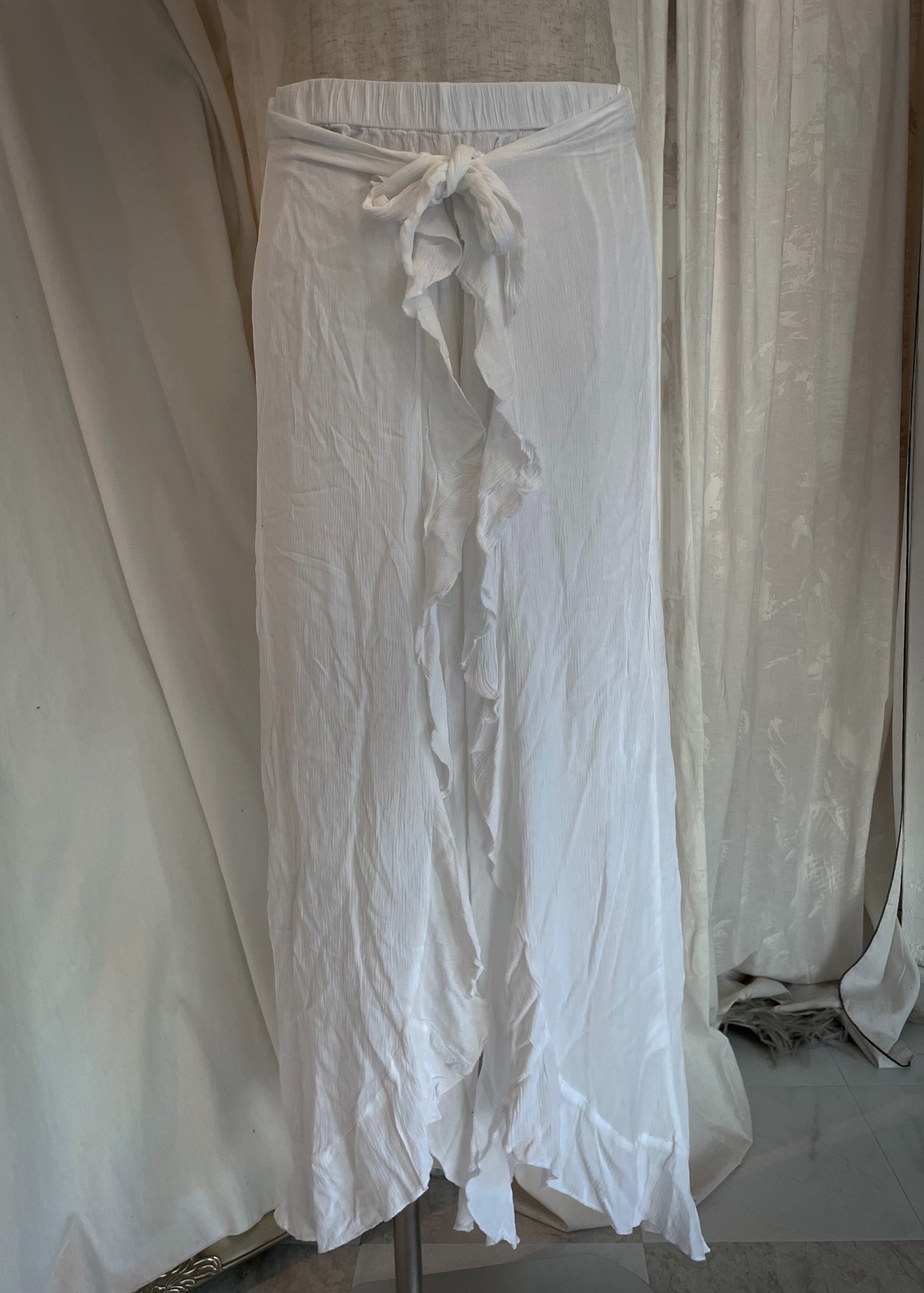 White Wrapped Frill Pants | Queens