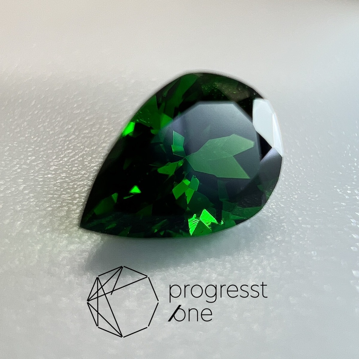 ツァボライトガーネット0.69ct | progresstone